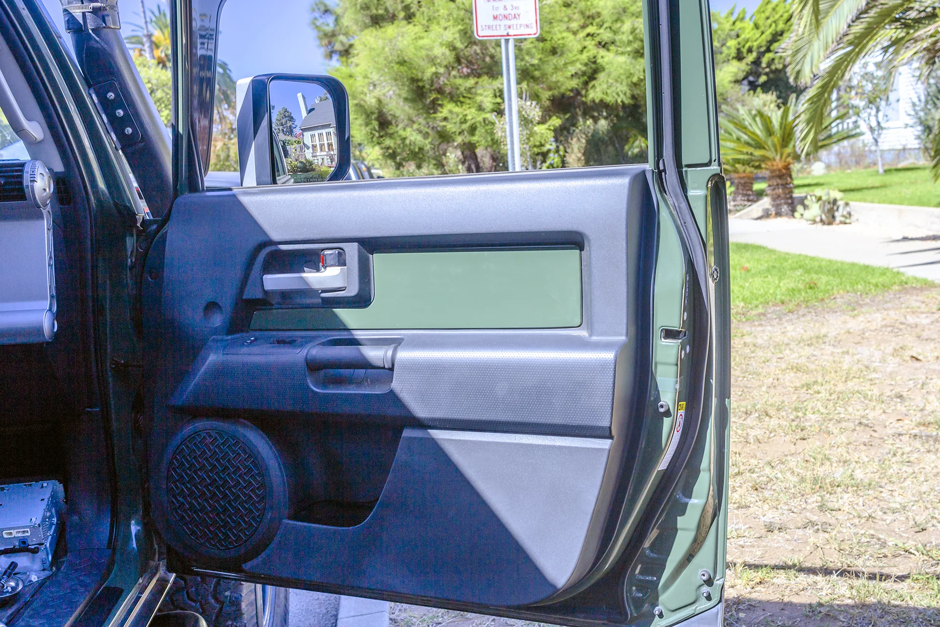 This 2013 Toyota FJ Cruiser adds a system! — Twelve Volt Technologies