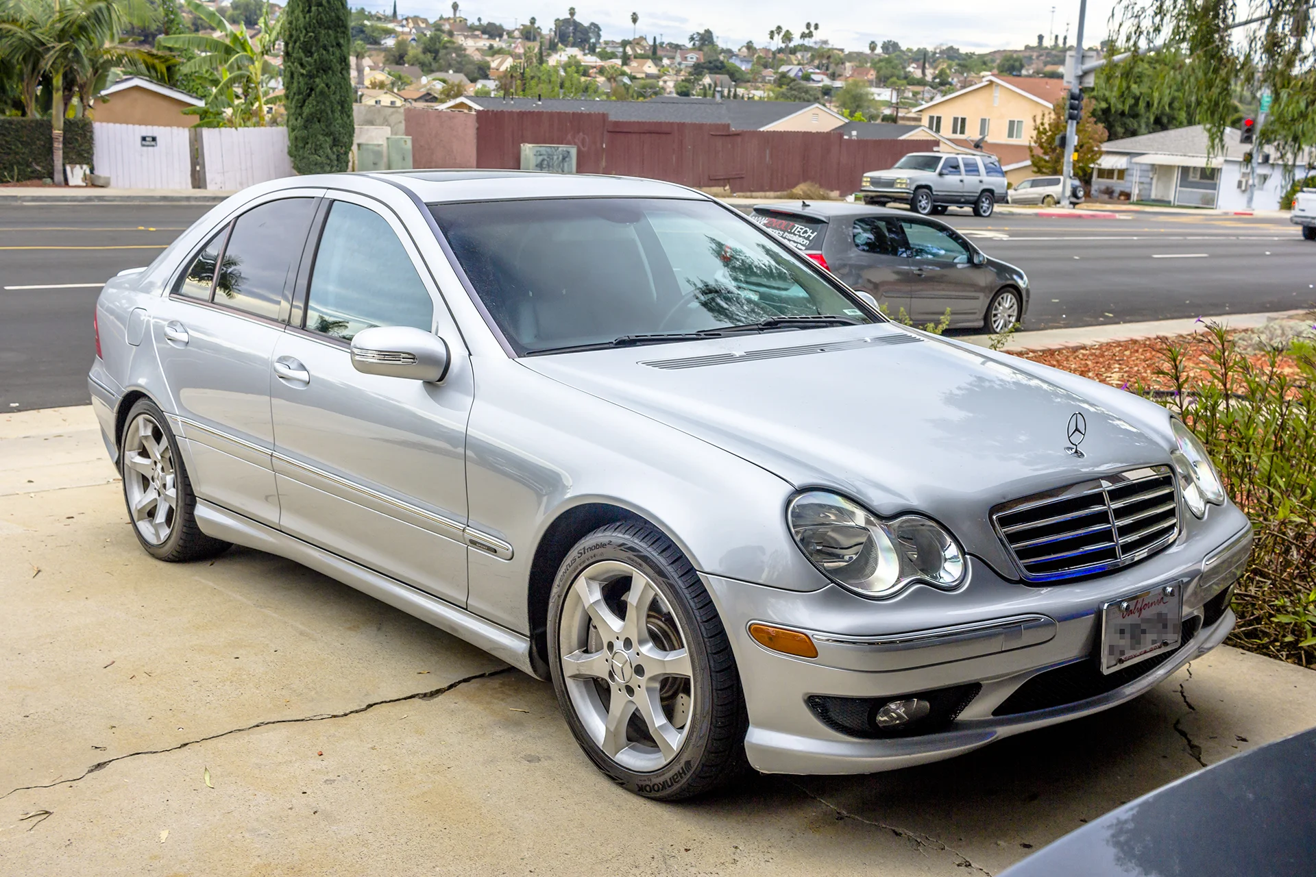 2007 Mercedes-Benz C230 gets a Dash Camera — On-site mobile services in ...