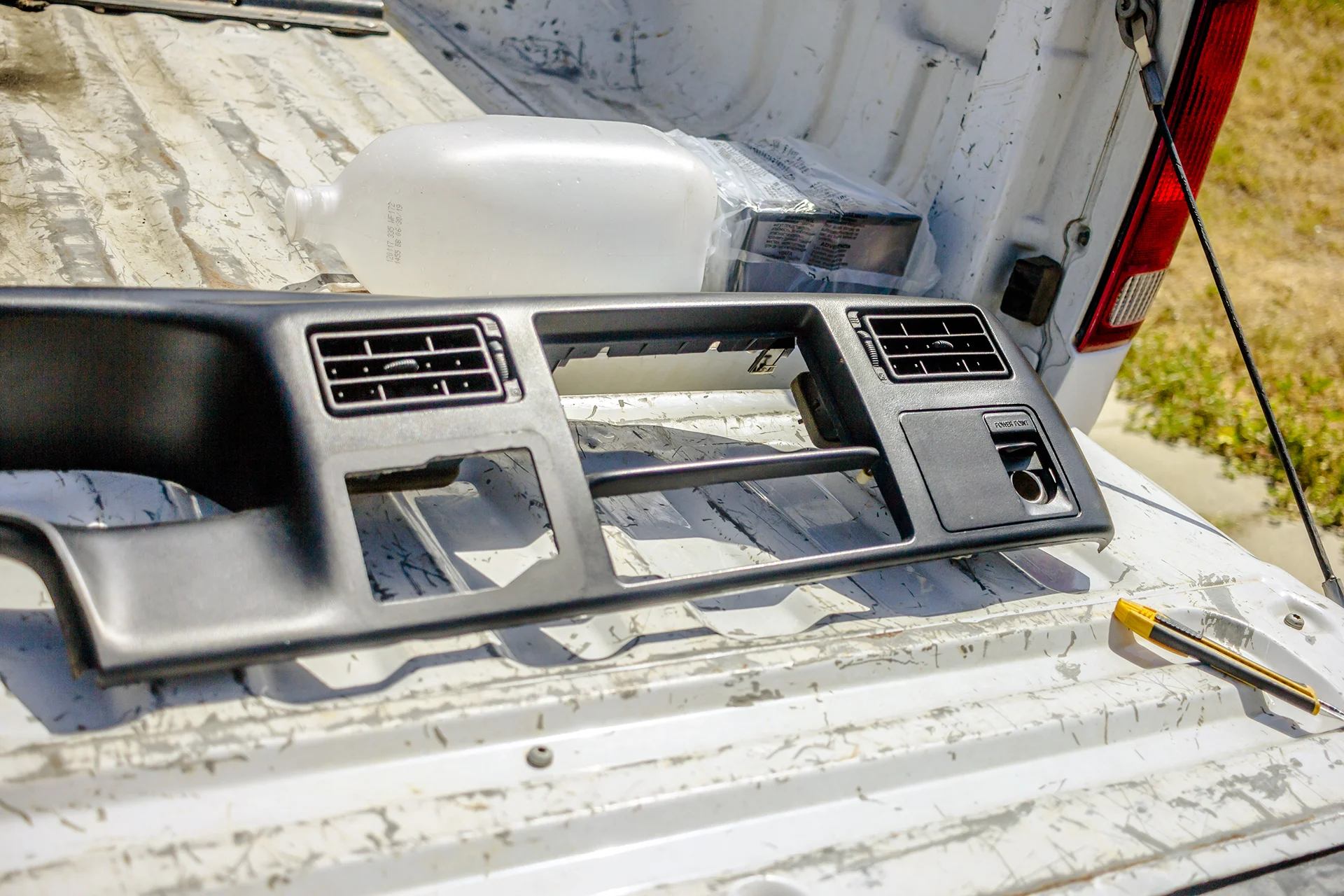 We added a touchscreen to this 2004 F-350! — On-site mobile services in ...