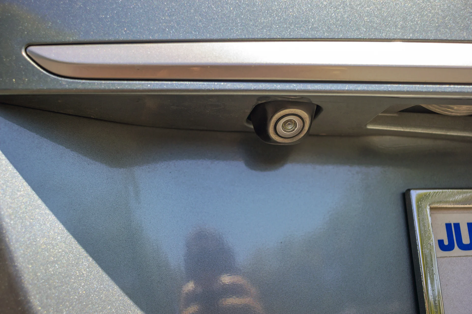 We integrate into the factory backup camera for this 2010 Mazda CX-9 ...