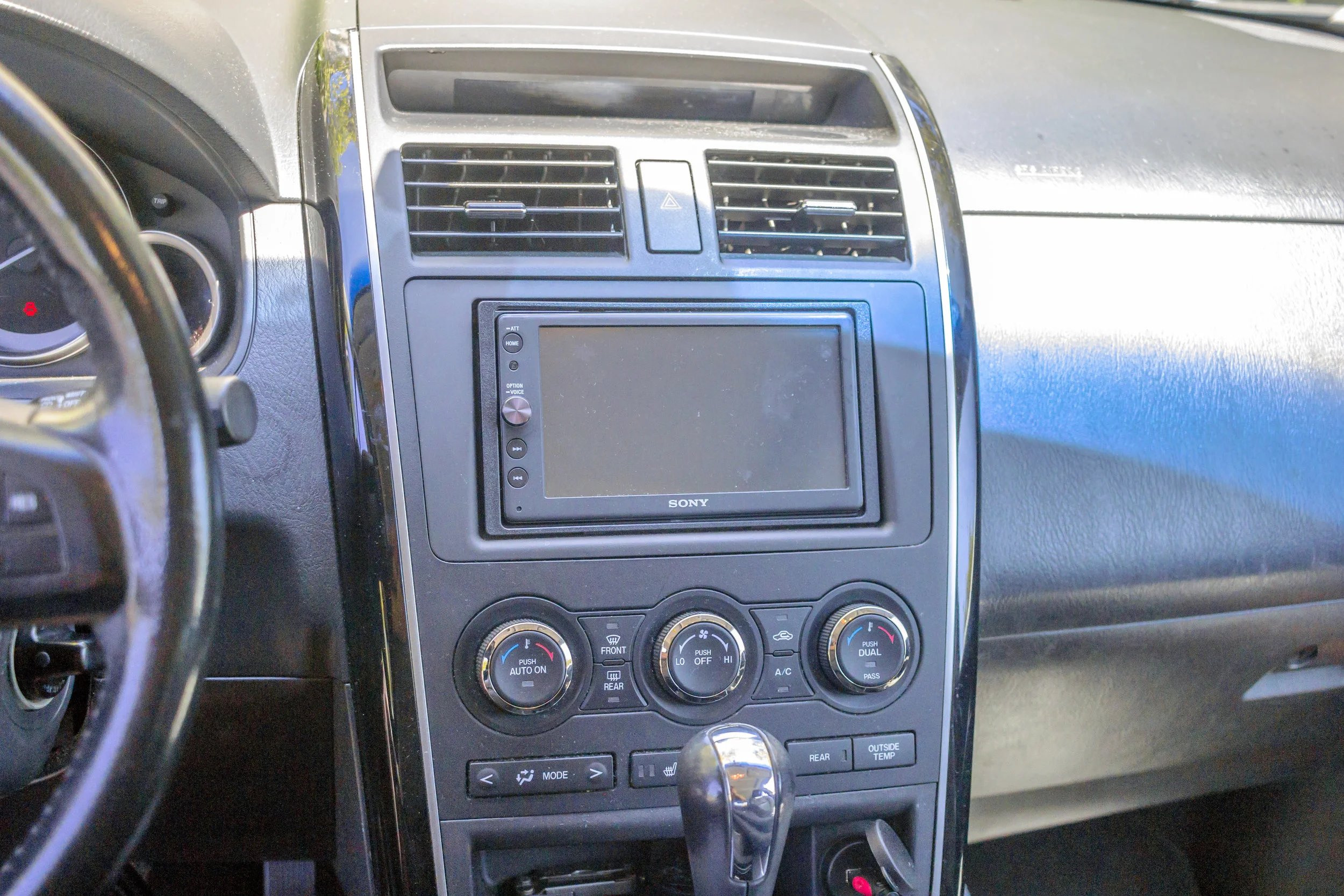 We integrate into the factory backup camera for this 2010 Mazda CX-9 ...