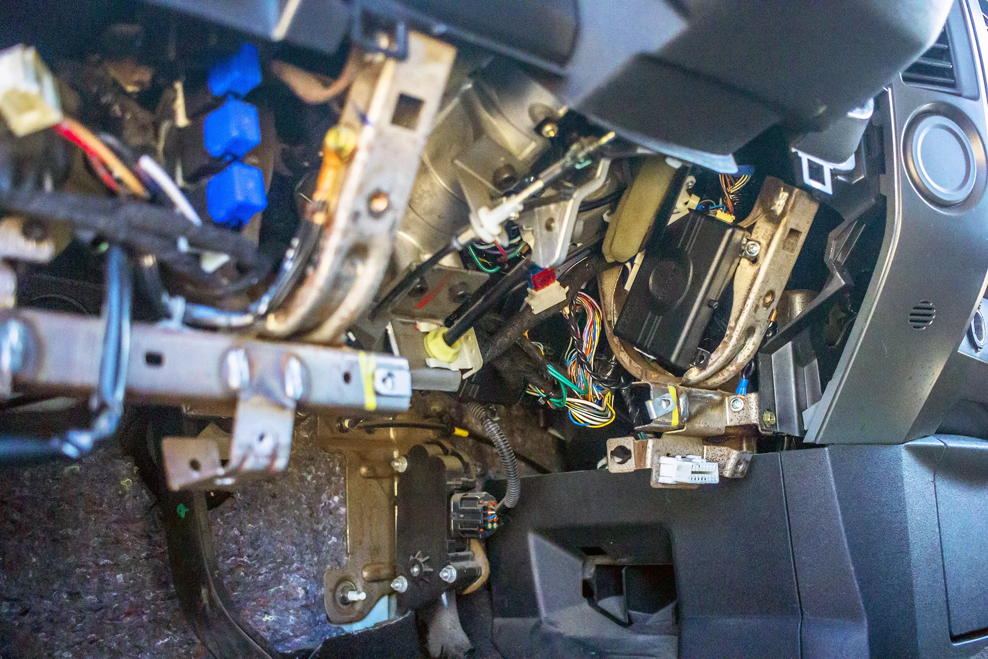 2009 Nissan Titan adds an alarm from Python! — On-site mobile services ...