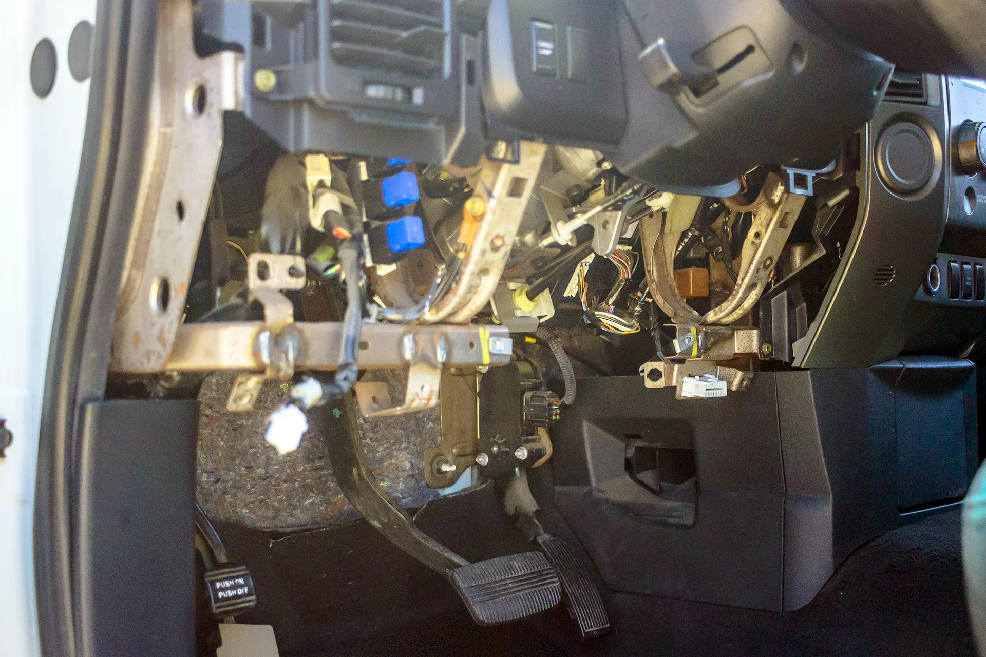 2009 Nissan Titan adds an alarm from Python! — On-site mobile services ...