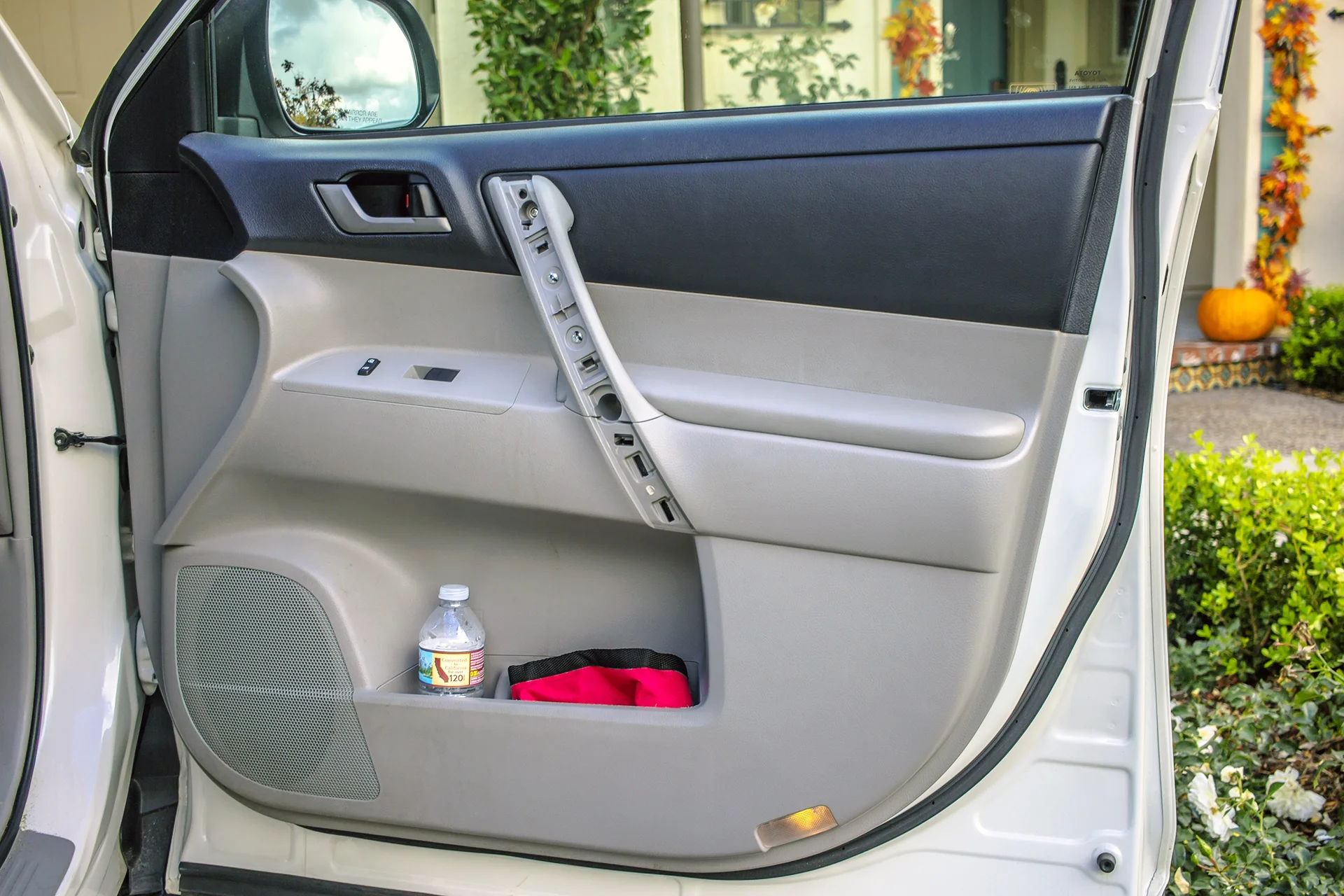 A Sound Revolution and Connectivity Upgrade: 2013 Toyota Highlander ...