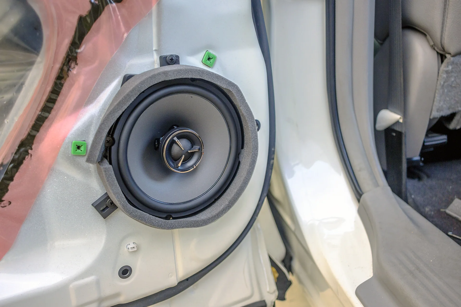 A Sound Revolution and Connectivity Upgrade: 2013 Toyota Highlander ...