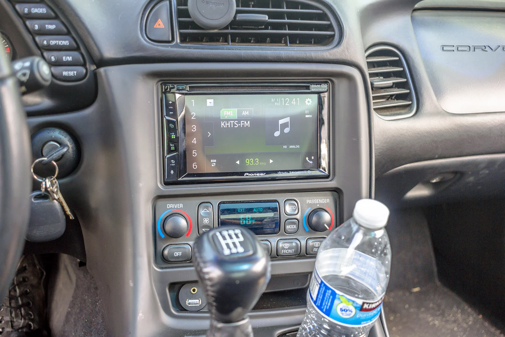 1999 Chevy Corvette gets a touchscreen radio from Pioneer — On-site ...