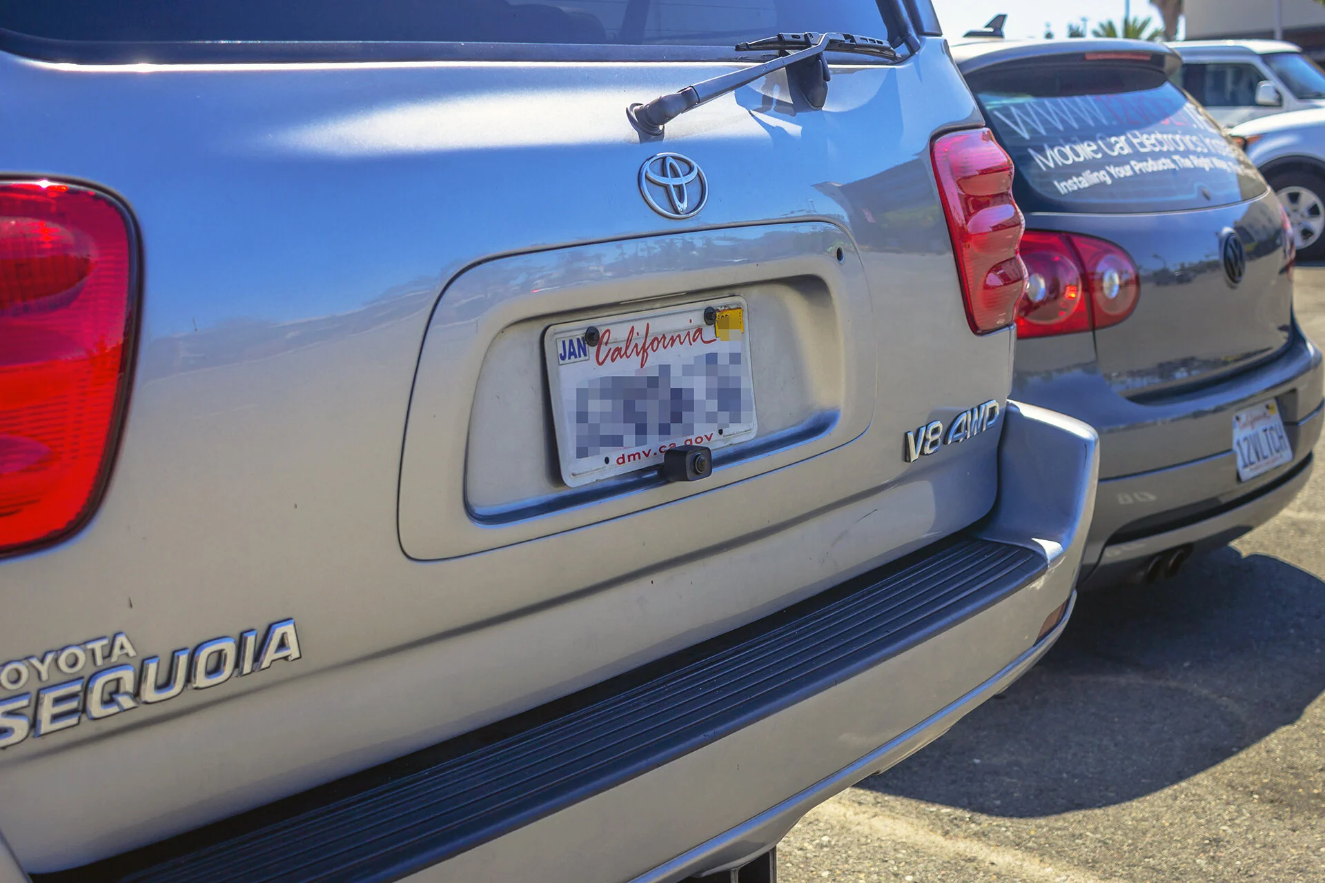 2004 Toyota Sequoia gets a straightforward stand-alone camera install ...
