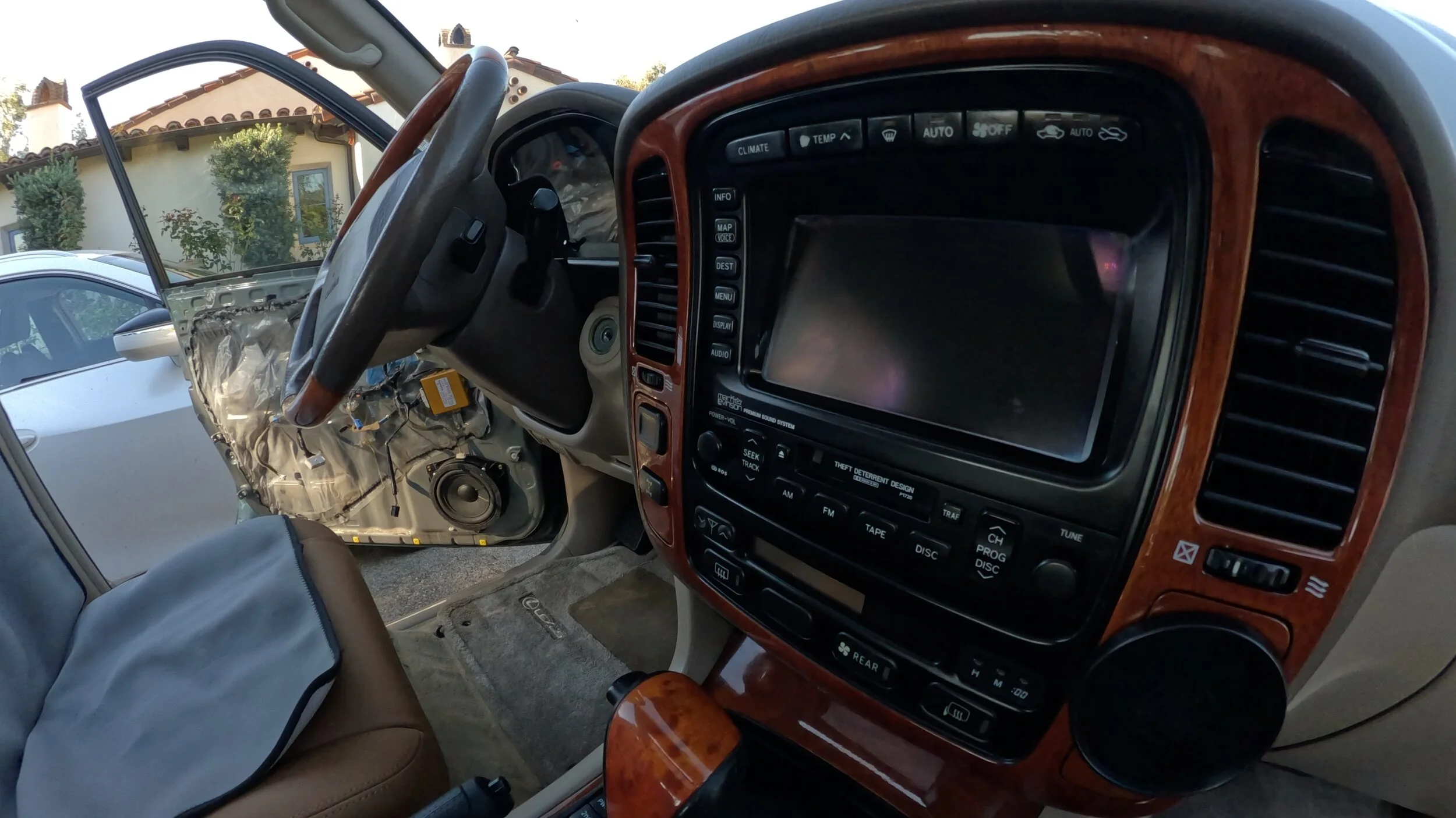 2001 Lexus LX470 goes from Mark Levinson to Alpine! — On-site mobile ...