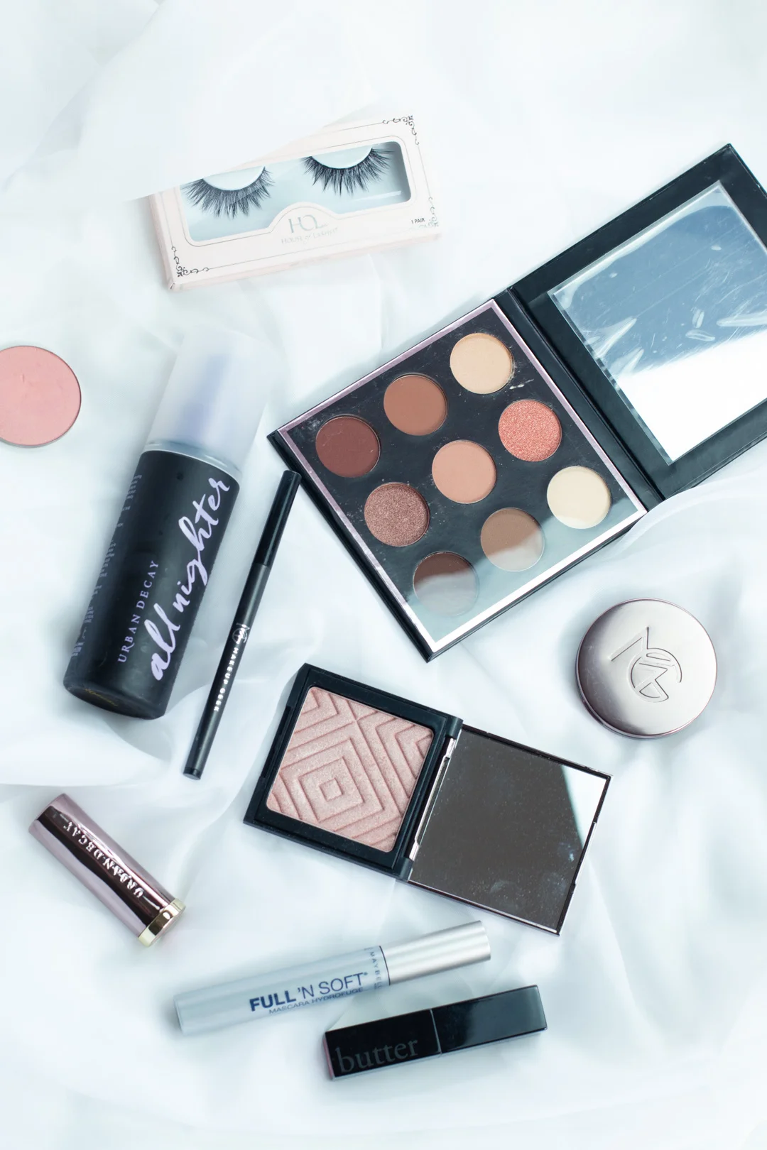 How to Create a Capsule Makeup Collection + Giveaway! — rebeccakshores.com