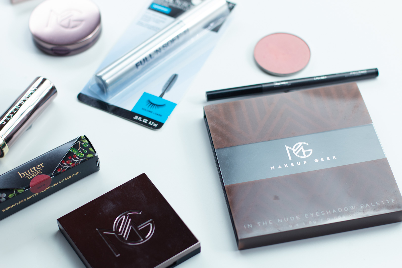 How to Create a Capsule Makeup Collection + Giveaway! — rebeccakshores.com