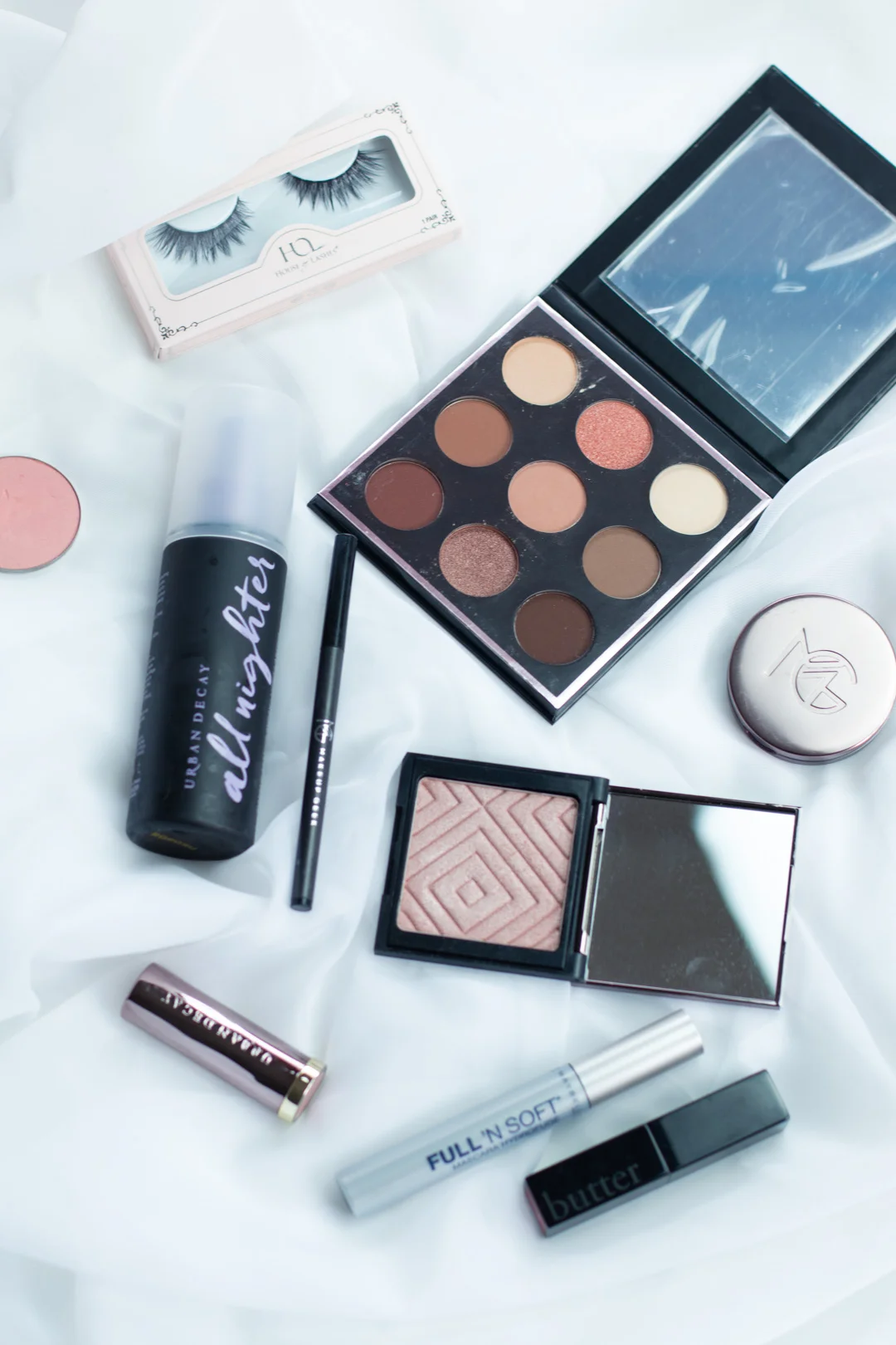 How to Create a Capsule Makeup Collection + Giveaway! — rebeccakshores.com