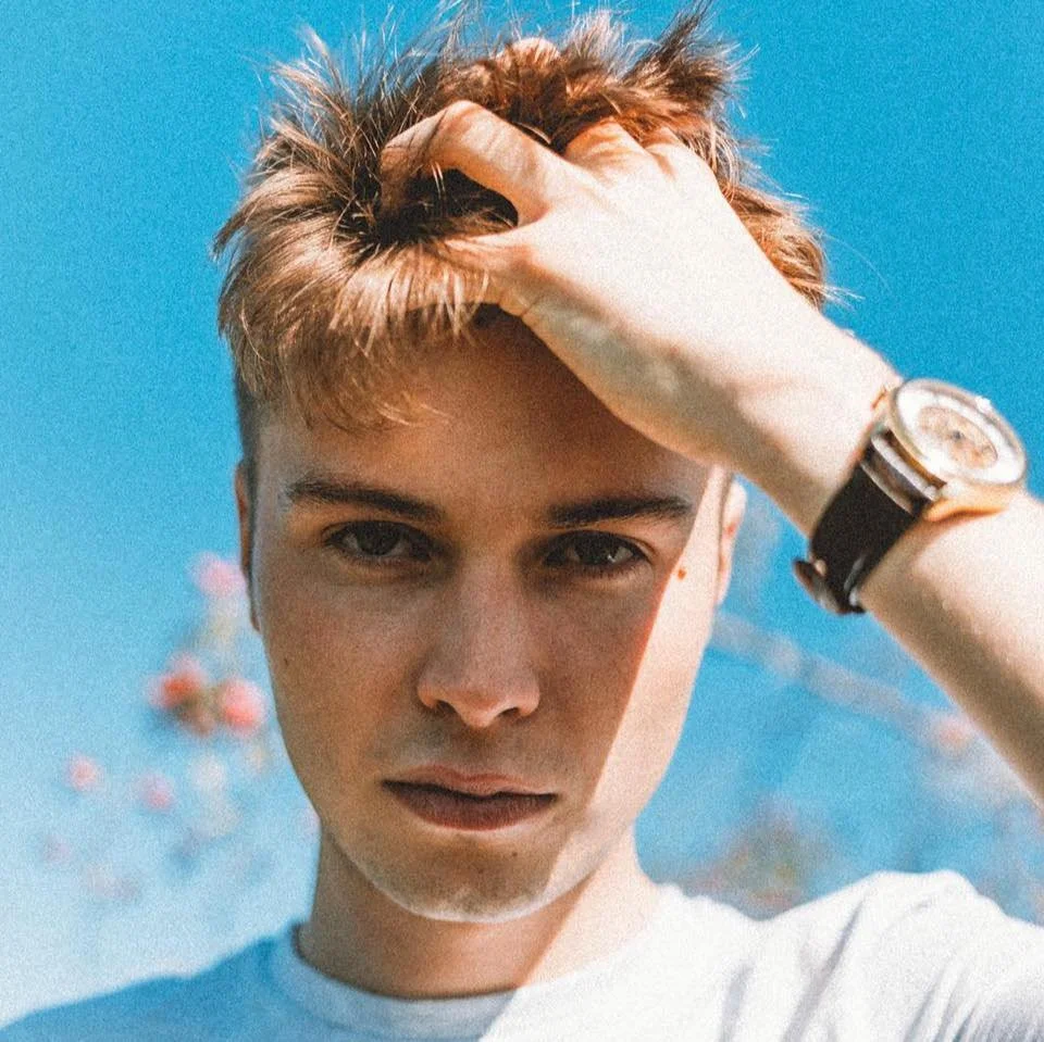 Listings — The Finsbury