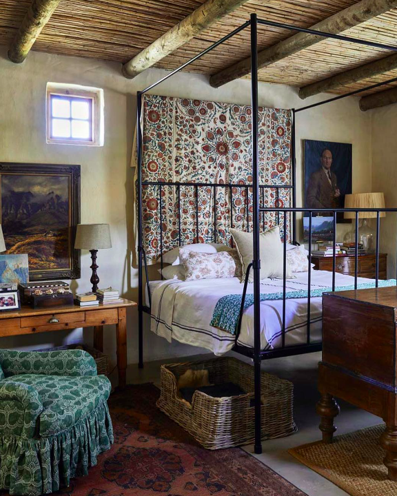 Suzanis in their homes — Bukhara to Cape Town: Suzani Textiles