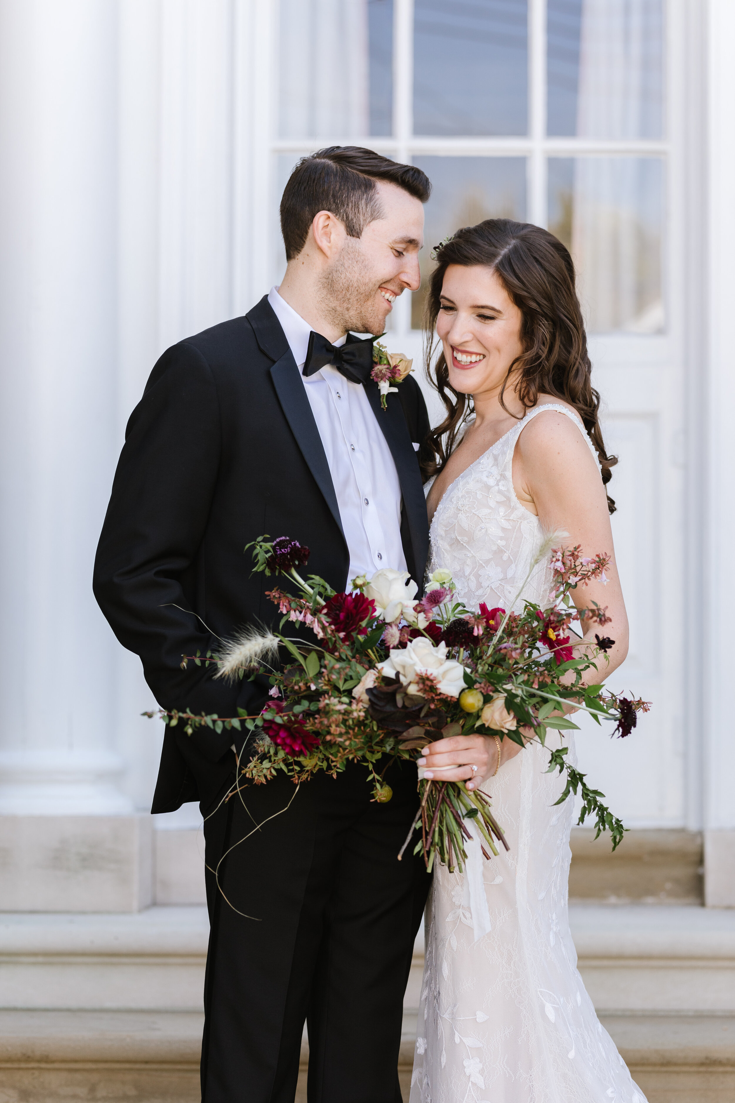 wedding photography that is a blend of candid, posed, natural and ...