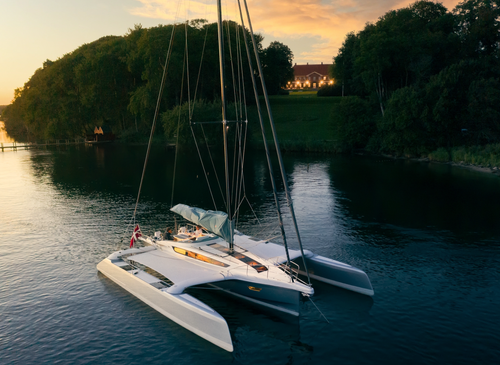 Dragonfly 40 — 180 Marine