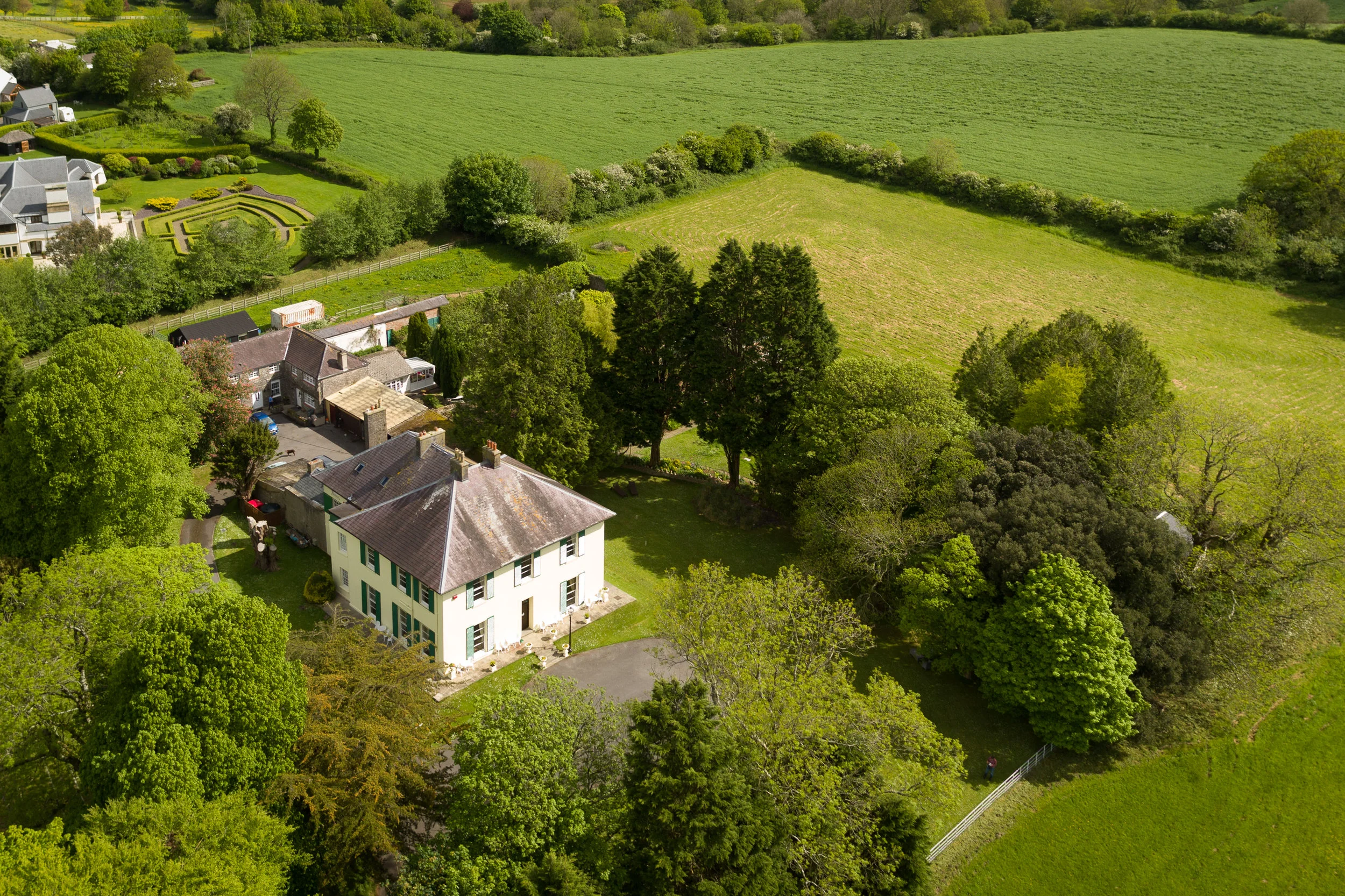 Beautiful Grounds — Elm Grove Country House