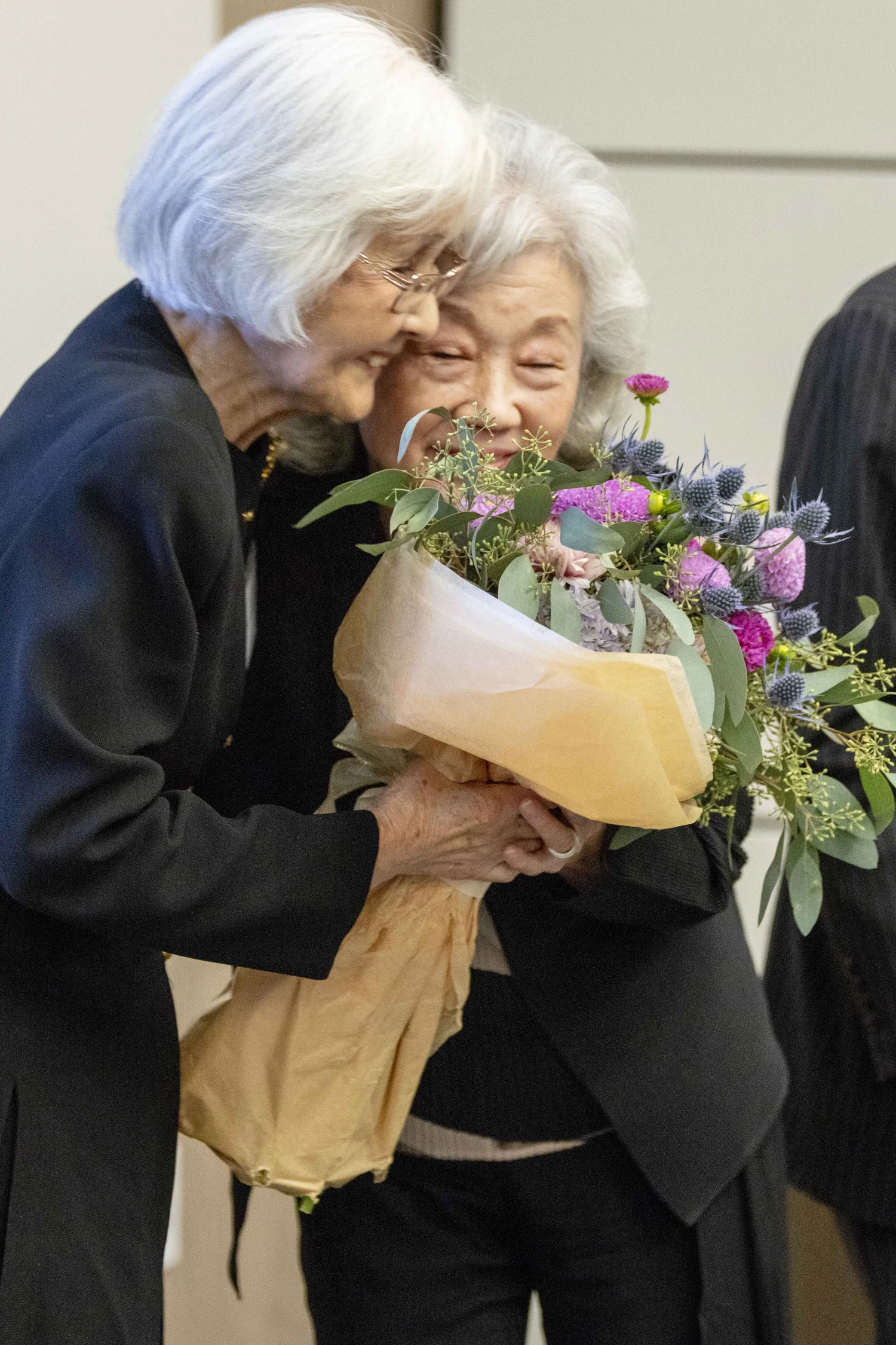 Inaugural JASH Service Award Presented to Yoko Authur — Japan-America ...