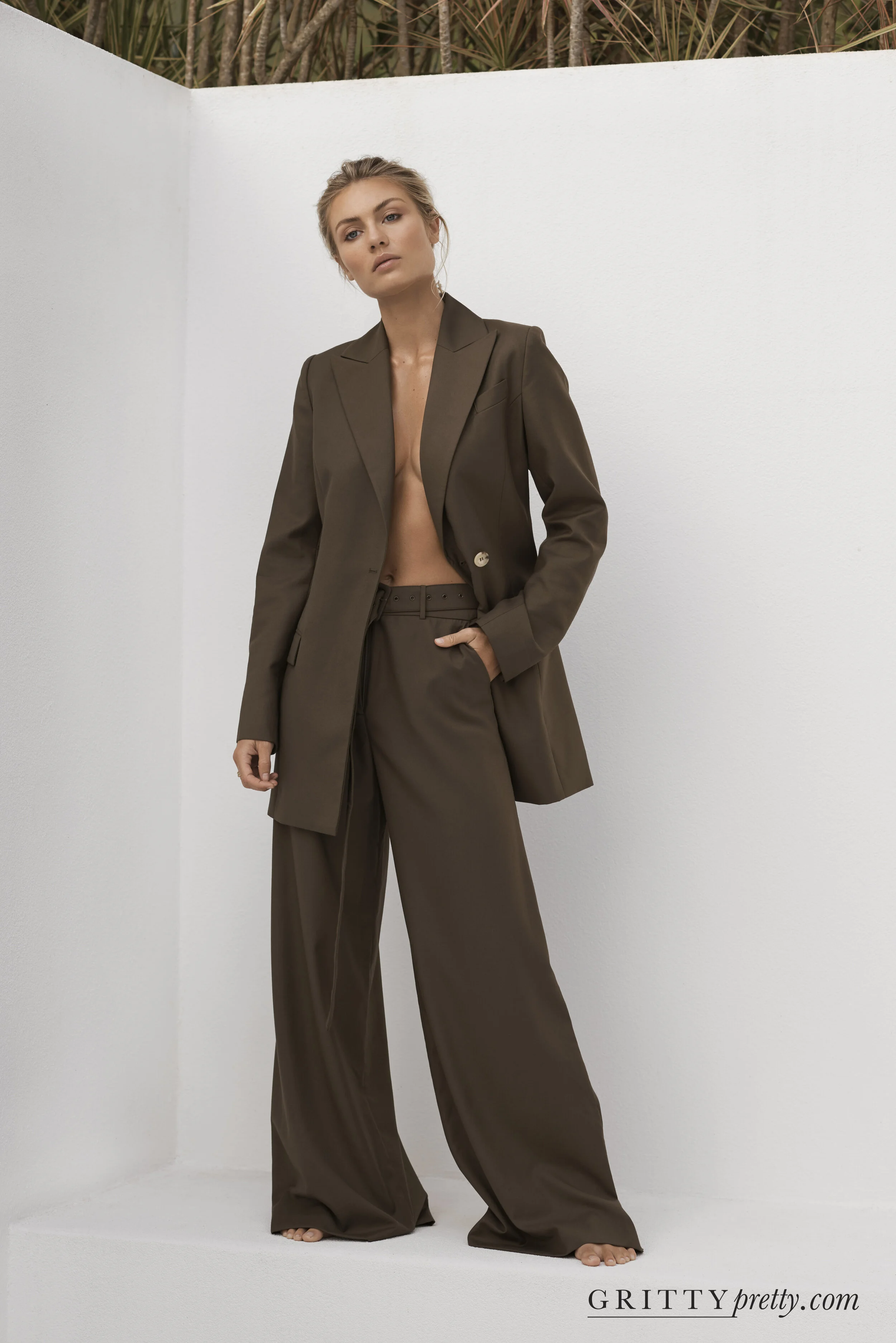 GRITTY PRETTY — ELYSE KNOWLES