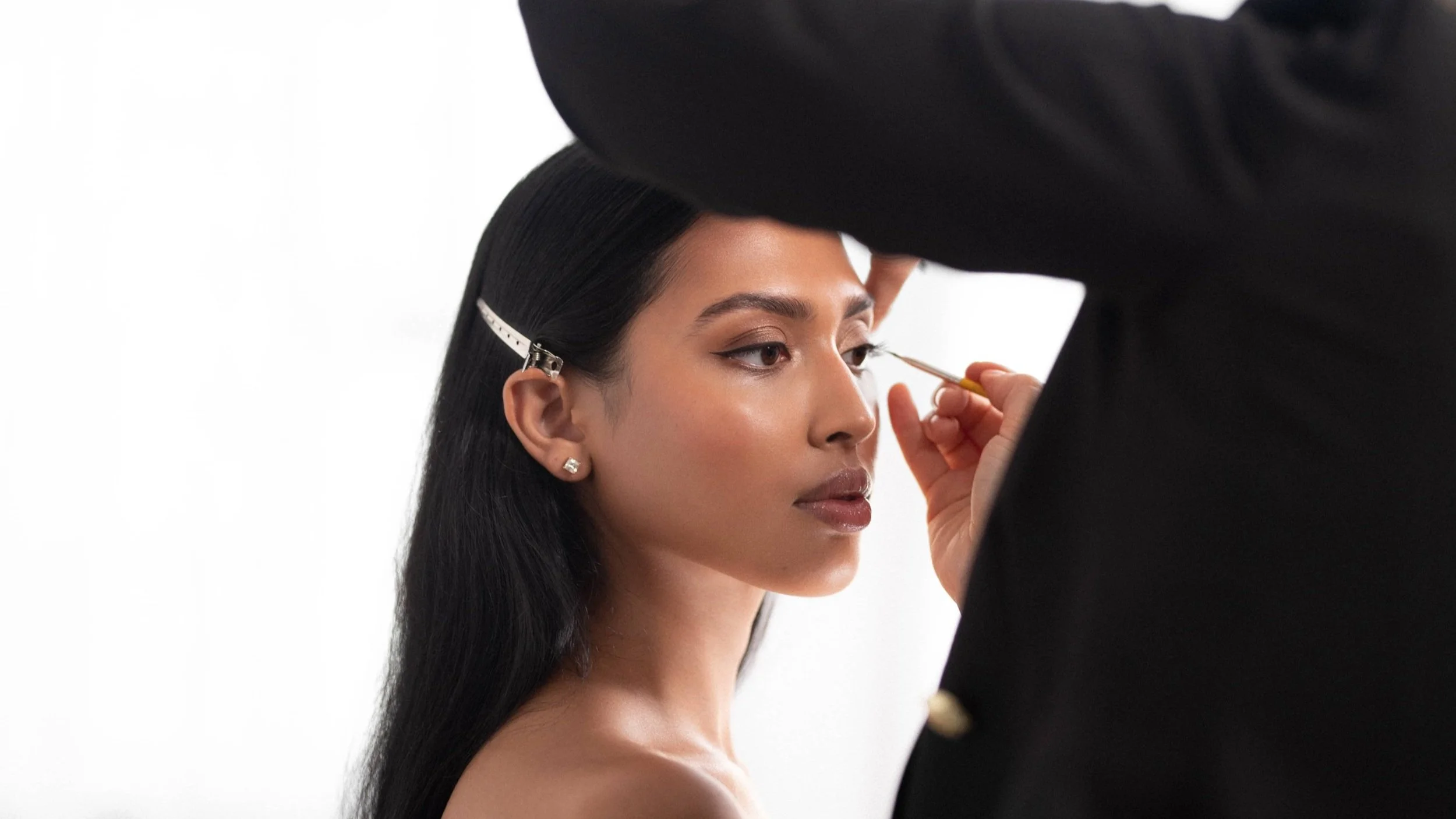 Ultimate Guide to Building a Standout Portfolio for your Makeup Career