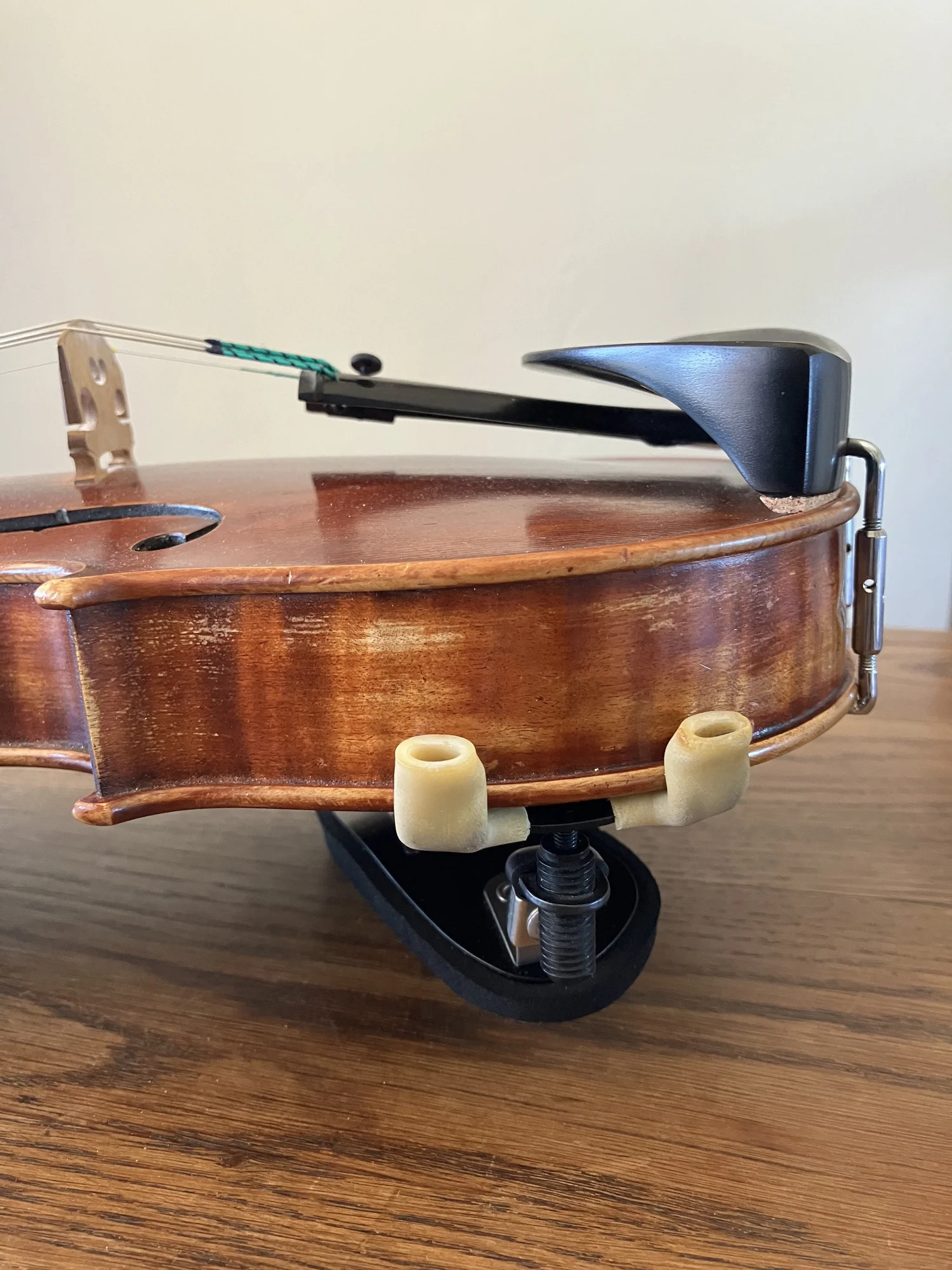 Do You Need a Shoulder Rest to Play Violin? Not Necessarily, But Here's ...