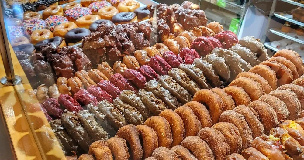 Five-O Donuts bakes up first St. Pete shop on 4th Street