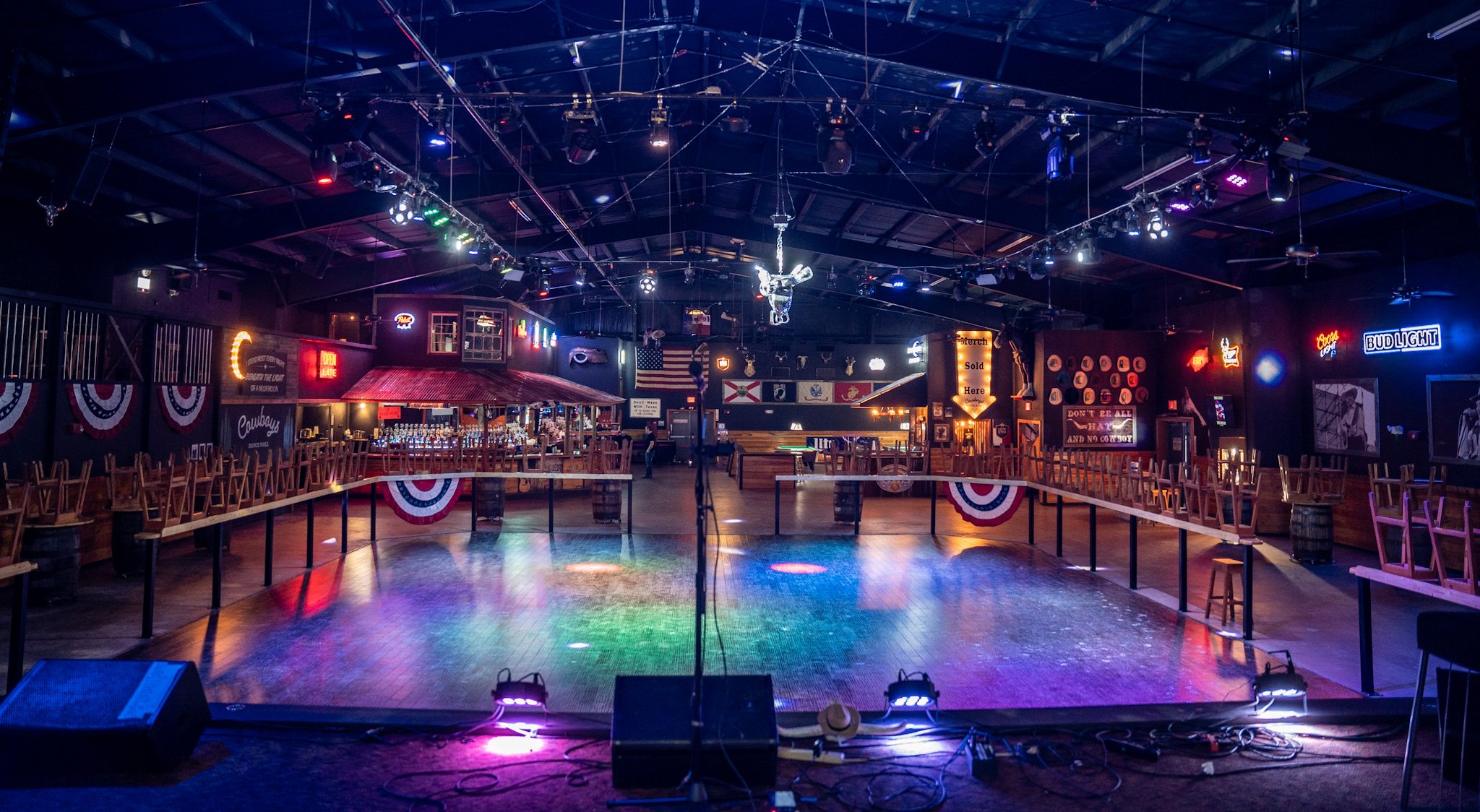 Country music bar Cowboys Dance Hall opens in Largo