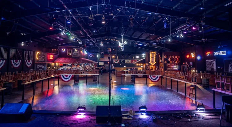 Country music bar Cowboys Dance Hall opens in Largo