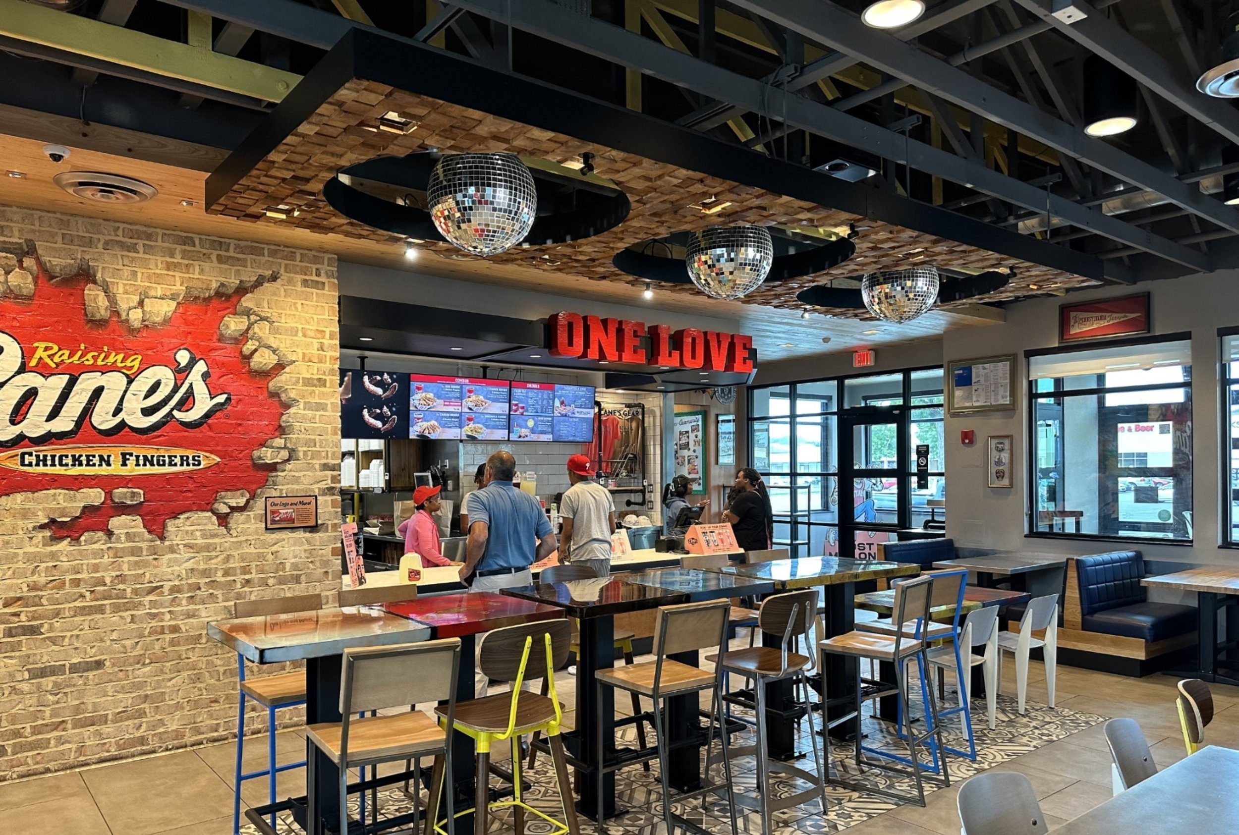 Popular chicken finger chain Raising Cane's announces opening date for its first St. Pete location