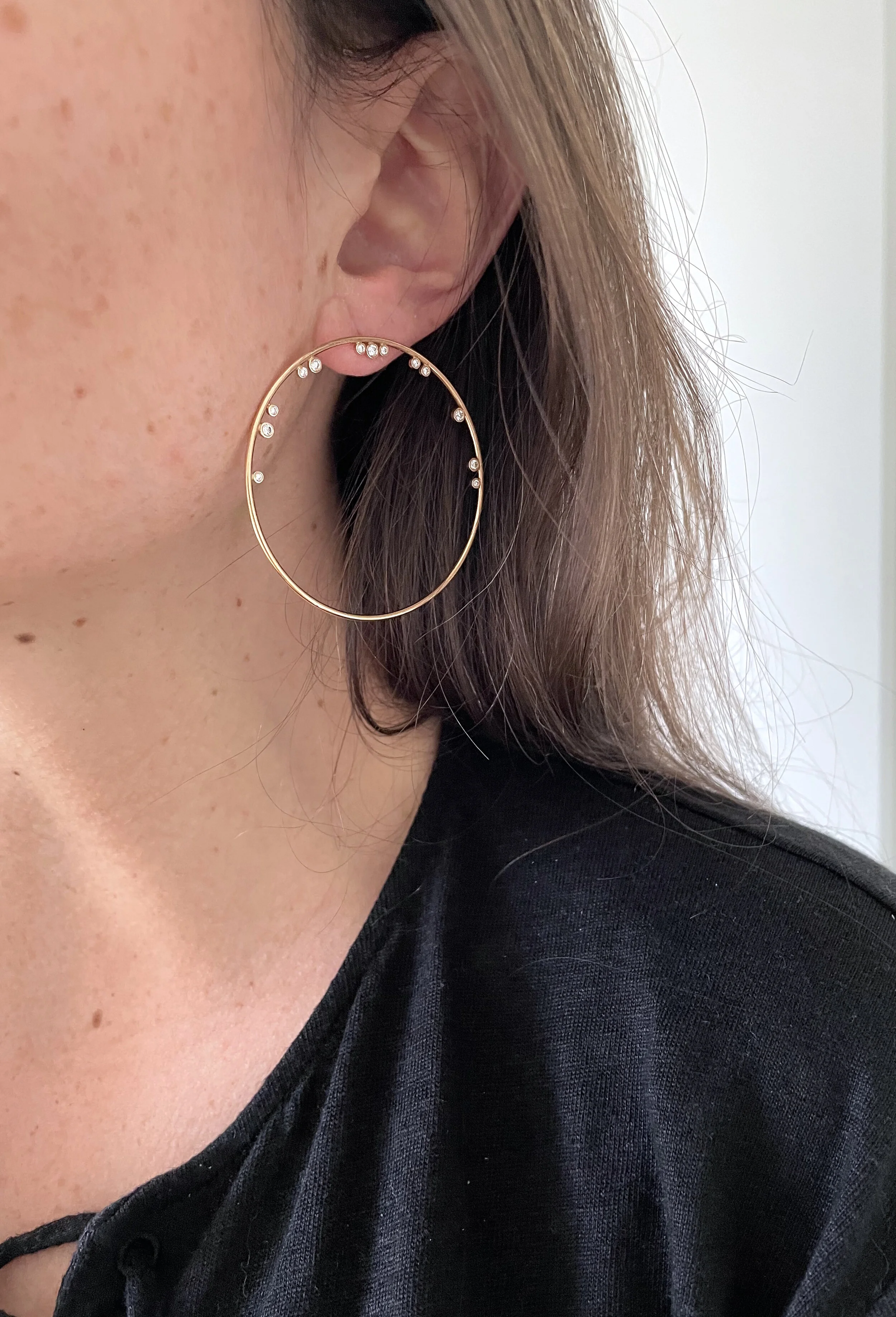 Paire de clips d'oreilles vintage en or et diamants — Bijoux Anciens ...