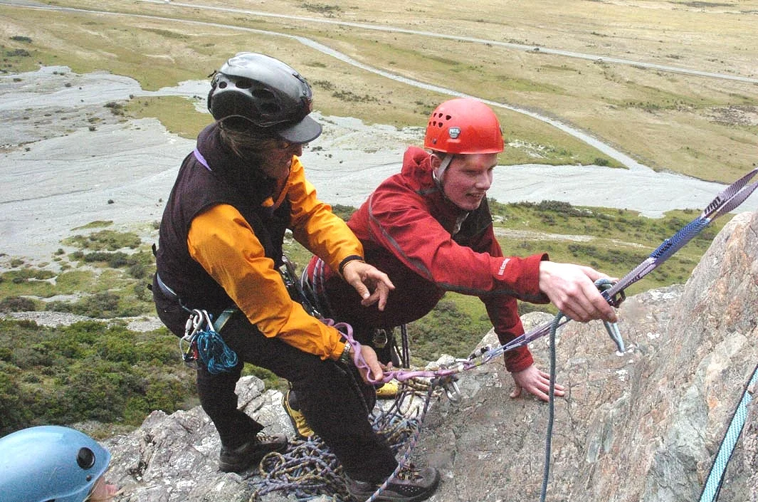 Mountain Experience Course: beginner climbing course, NZ> — Alpine ...