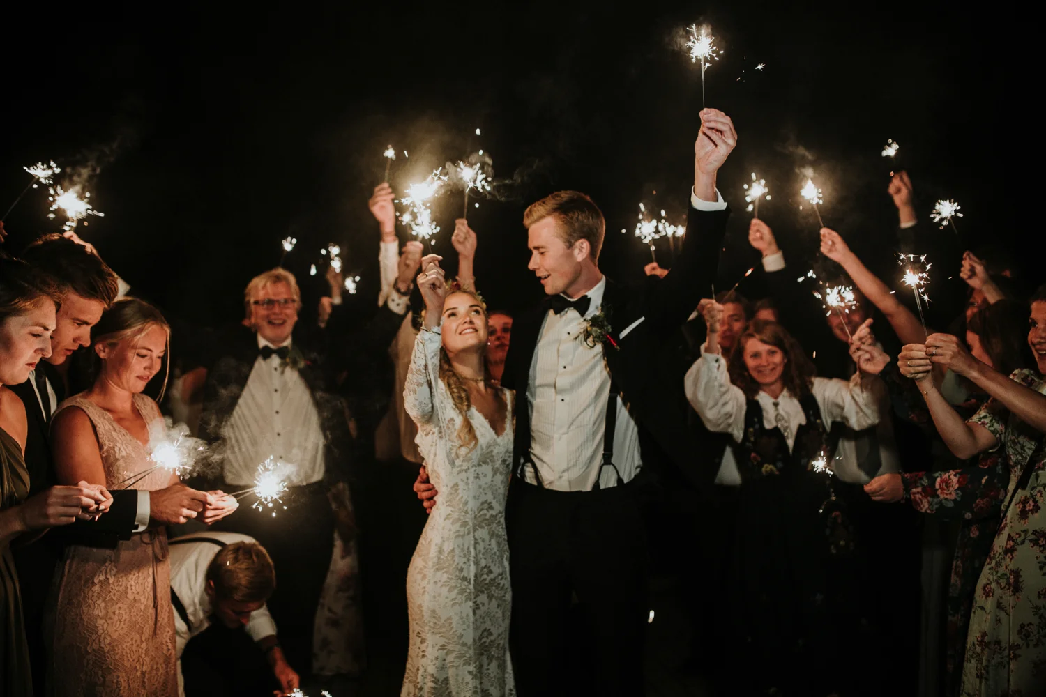 8 Wedding Send Off Ideas - Avonné Photography
