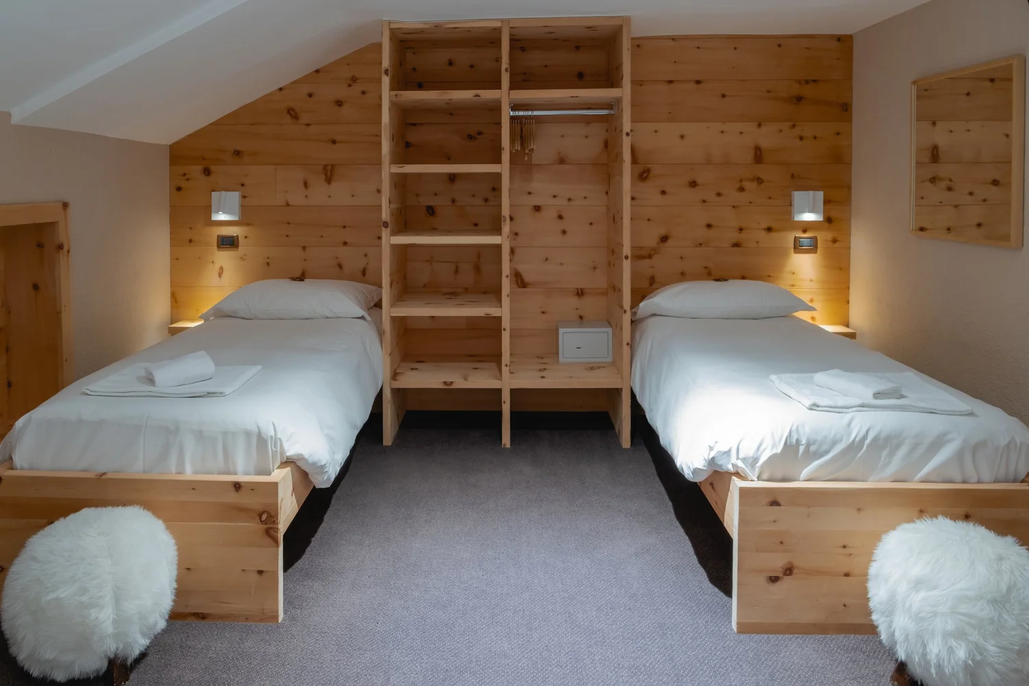 Col Basset (Sleeps 4) — Orso Bianco