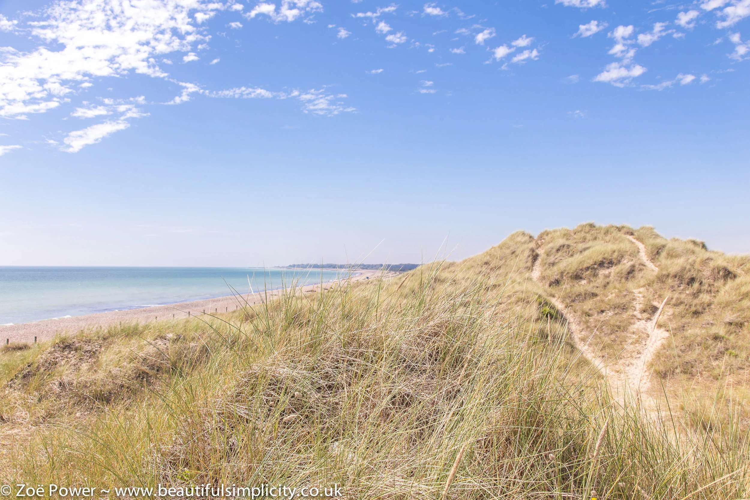 Beach huts and sand dunes at Littlehampton, West Sussex — Beautiful ...