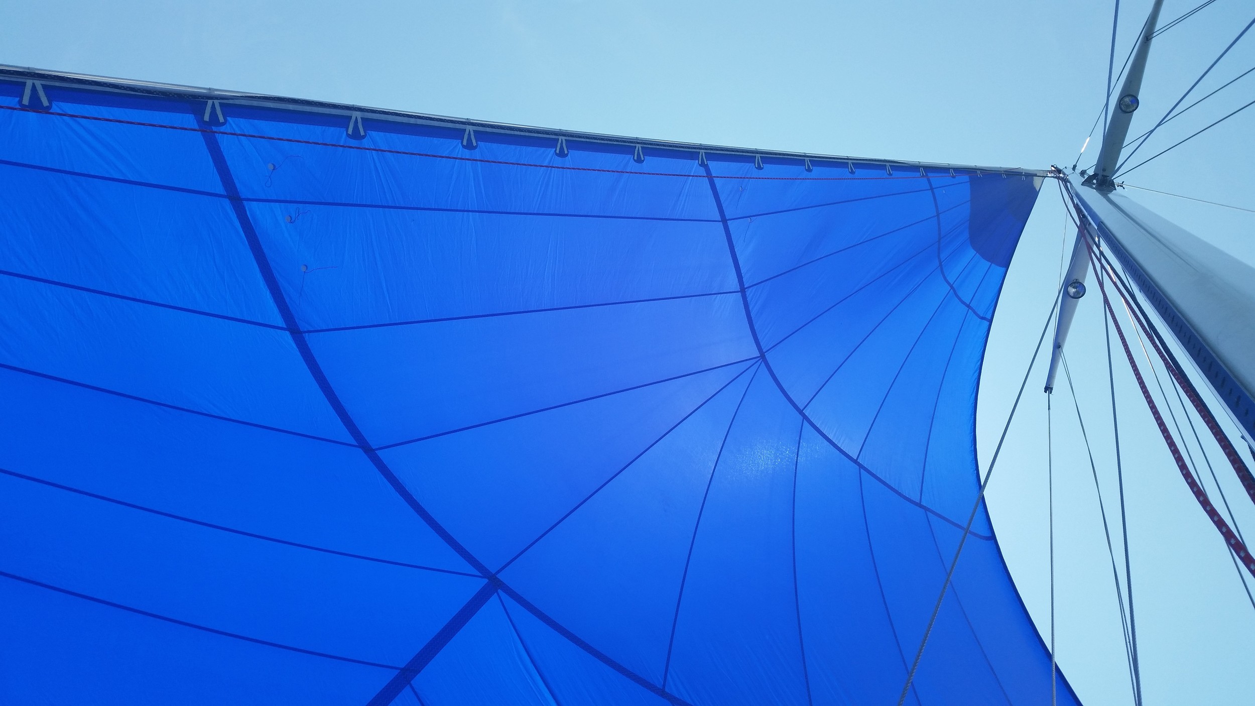 Laminated vs Dacron Sails — Rigging Doctor