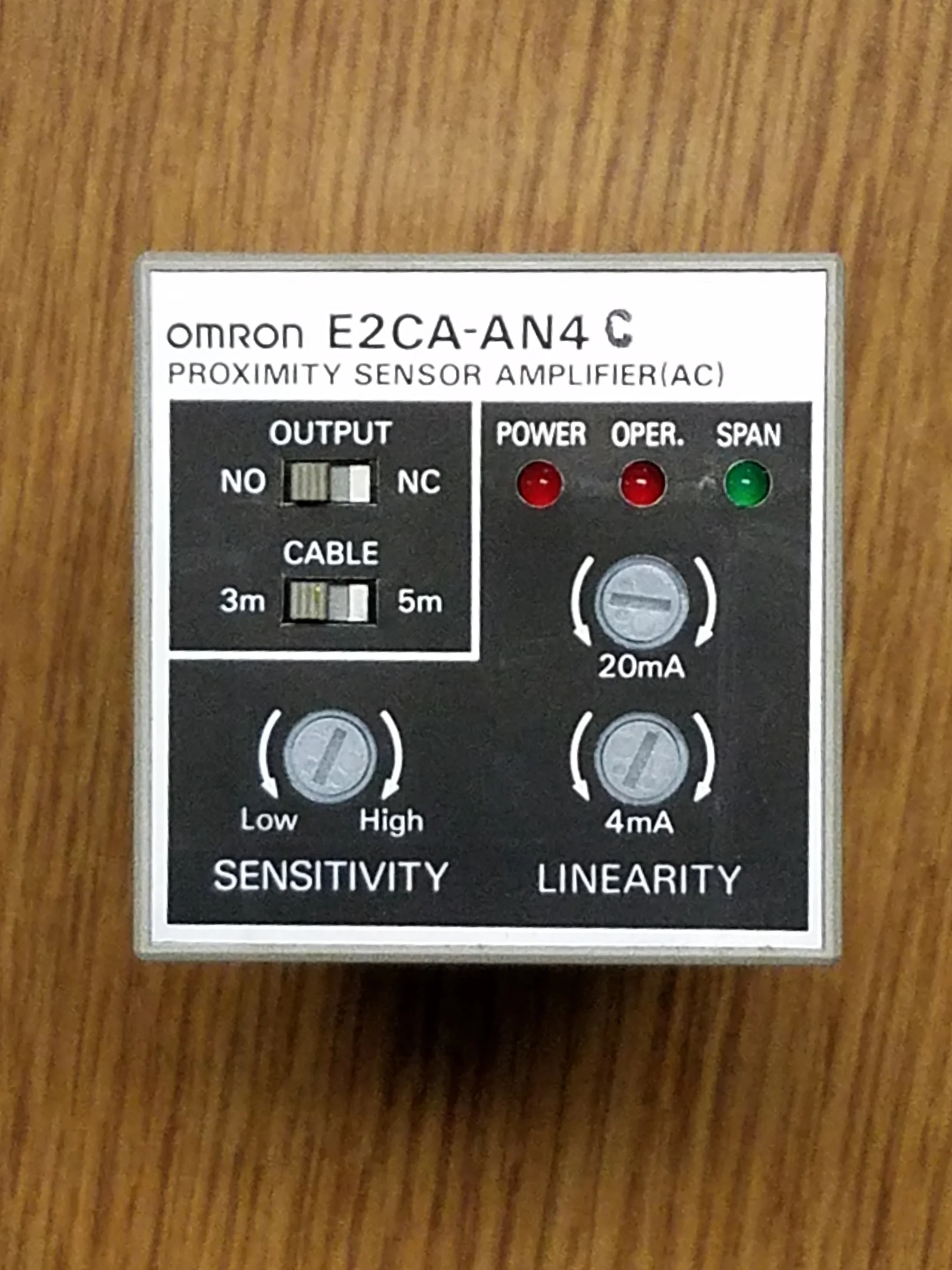 OMRON E2CA-AN4C Sensor Amplifier — Hy-Tech Sales, Inc.