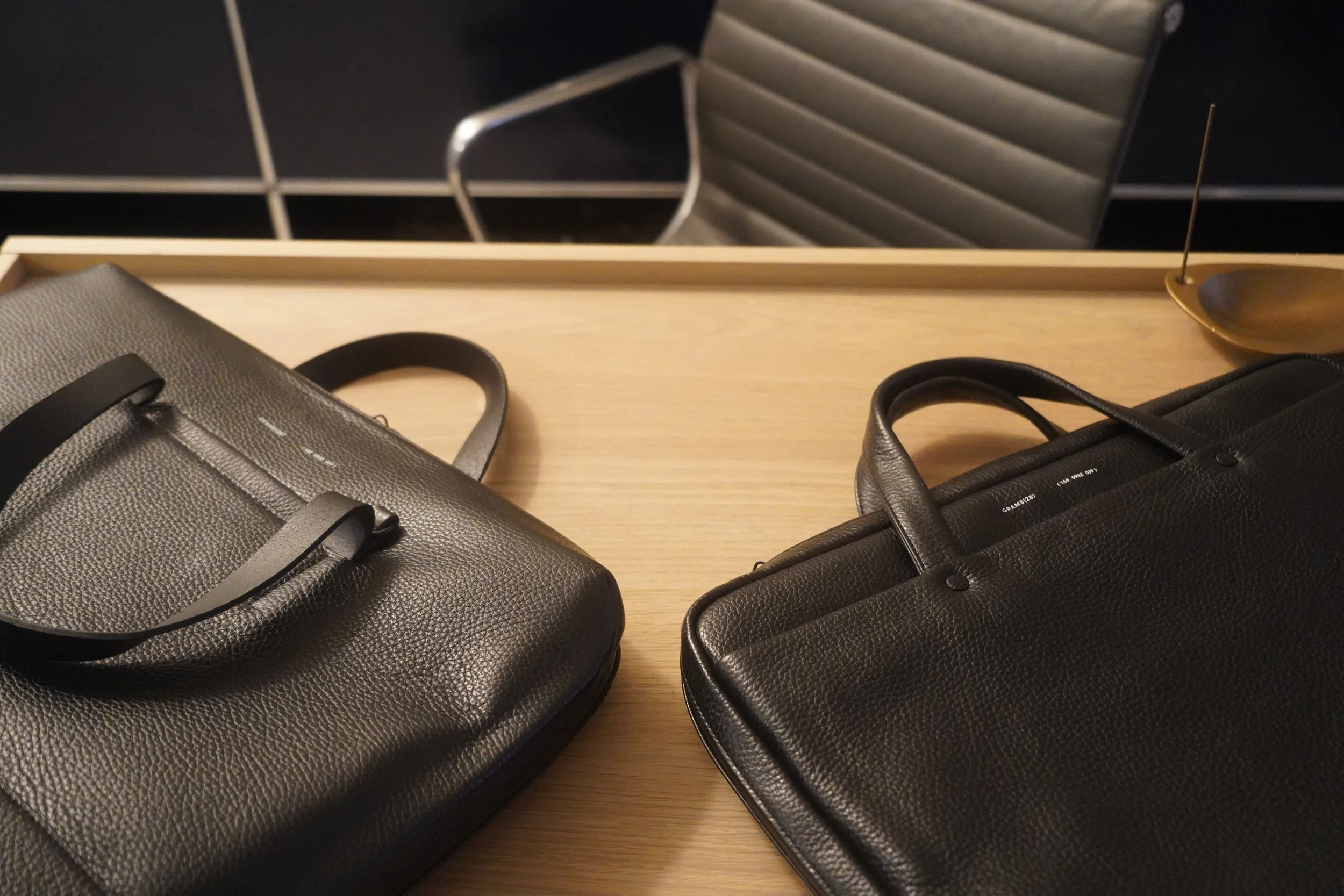 GRAMS(28) - 155 Briefcase and 159 Folio Pro Review — MR. GUMBATRON