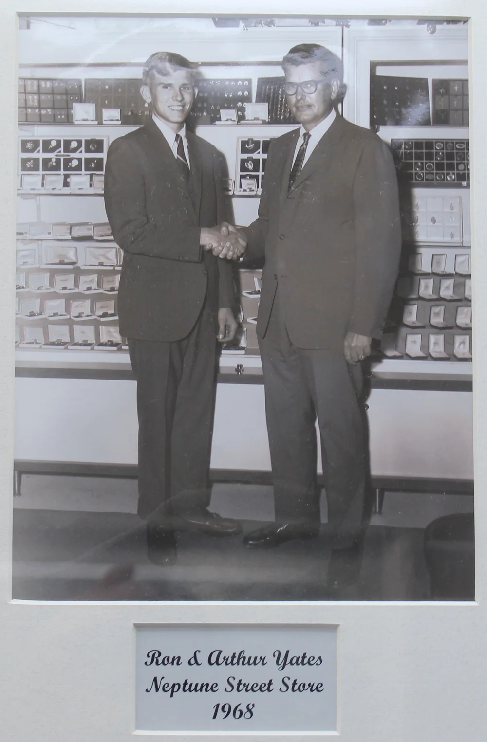 Our Story — Arthur Yates and Son Jewelers - Top Buyers of Gold Jewelry ...