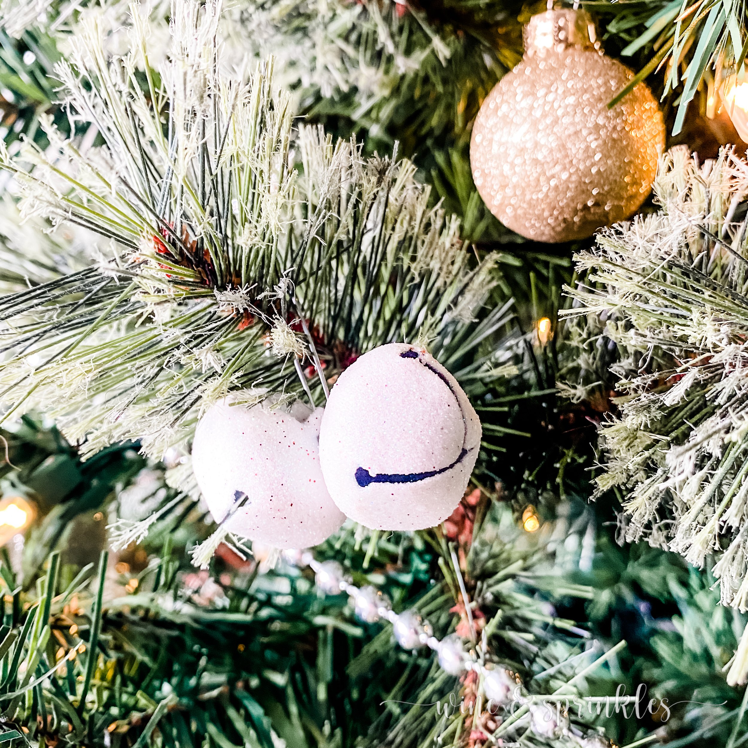 Christmas Tree Decorating 101: The Guide to Trimming Trees for the ...