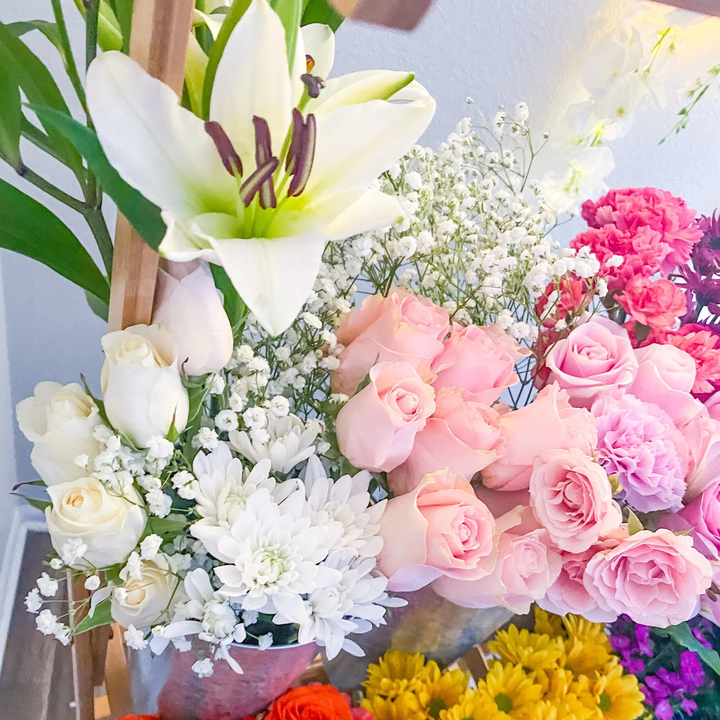 Bubbly & Bouquets Flower Bar Brunch — Wine & Sprinkles