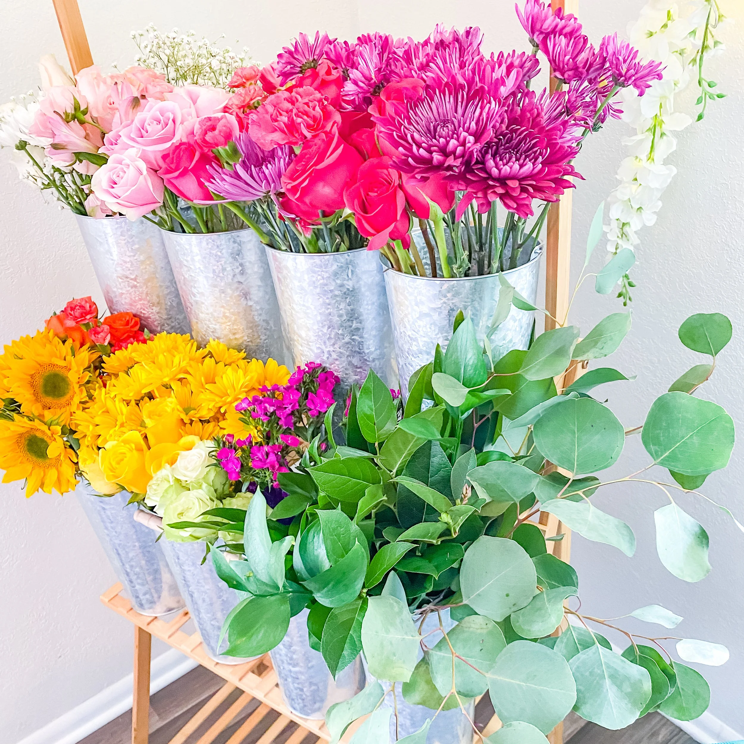 Bubbly & Bouquets Flower Bar Brunch — Wine & Sprinkles