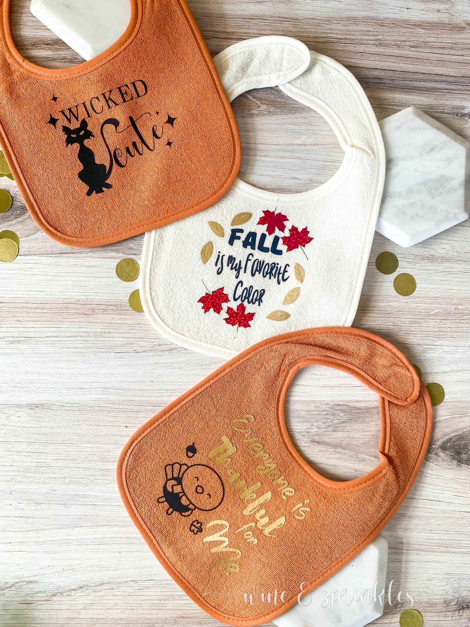 DIY Seasonal & Holiday HTV Baby Bibs — Wine & Sprinkles