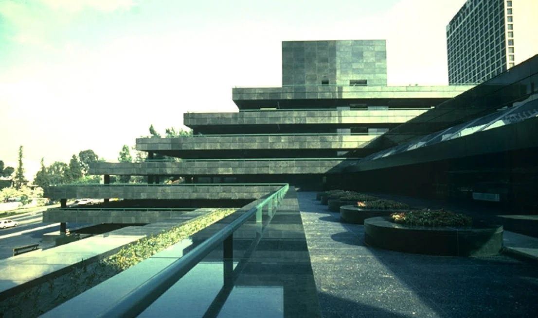 10 Universal City Plaza — David von Oeyen AIA