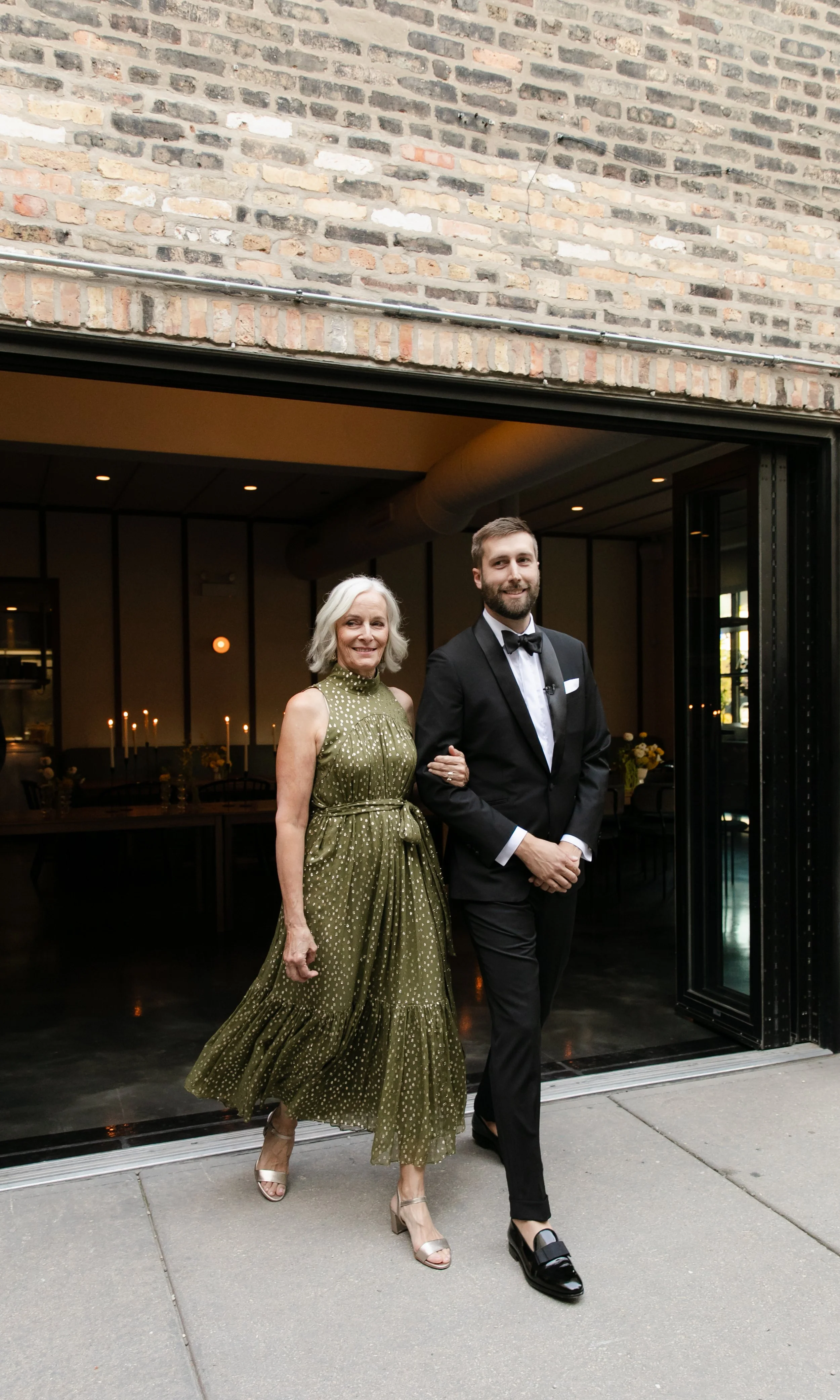 A Modern Wedding at Elske Restaurant | The Emily Hotel | West Loop ...