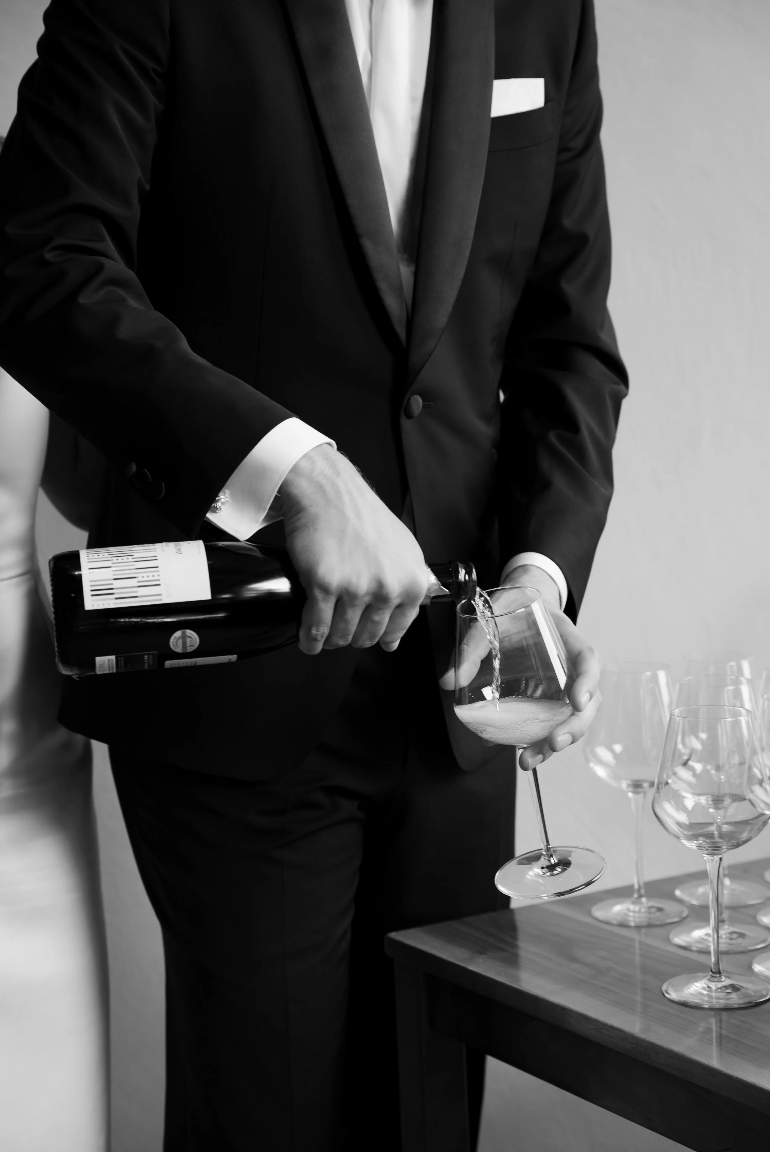 A Modern Wedding at Elske Restaurant | The Emily Hotel | West Loop ...