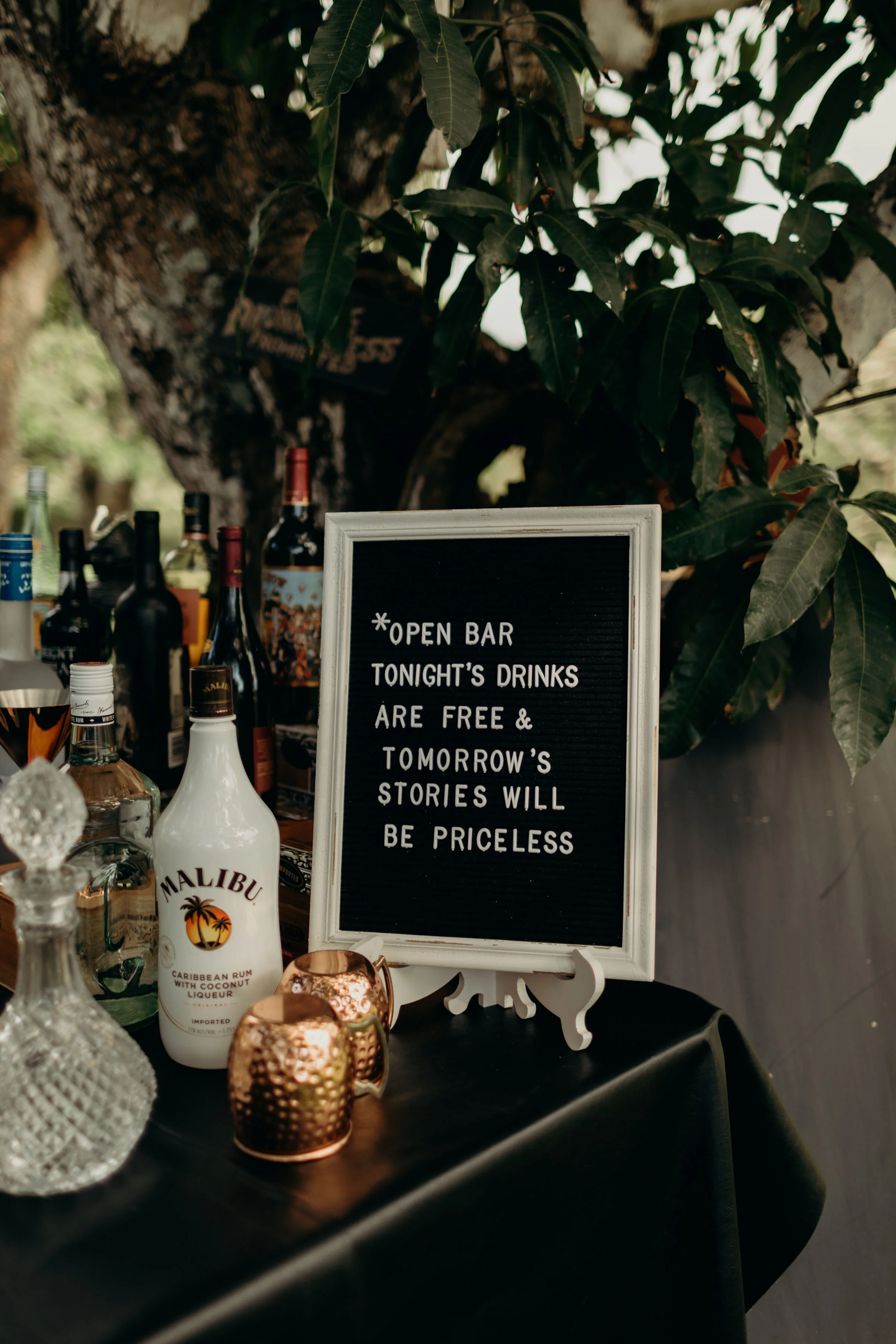 Essential (and Adorable!) Wedding Signs Your Guests Will Thank You For ...