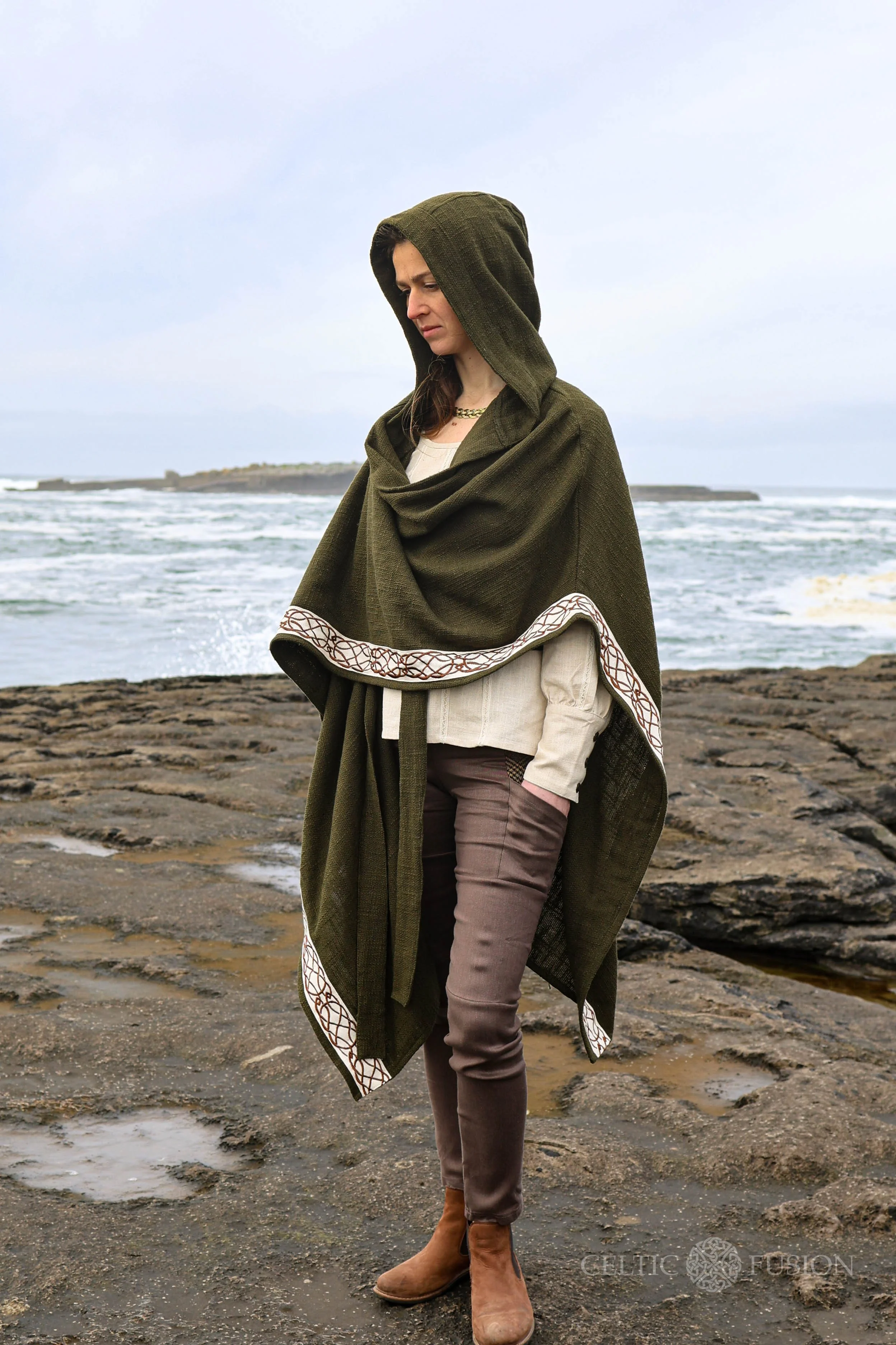 Green Hooded Celtic Cape in Irish Ruana Style — Celtic Fusion ...