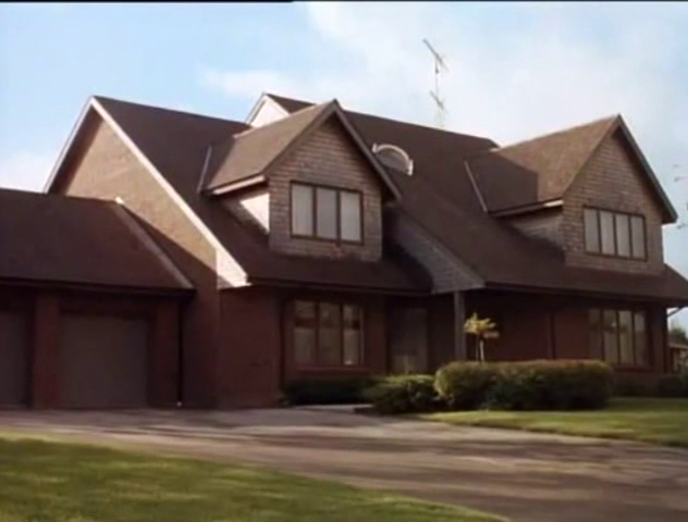 The Gate II (1990) — Set-Jetter