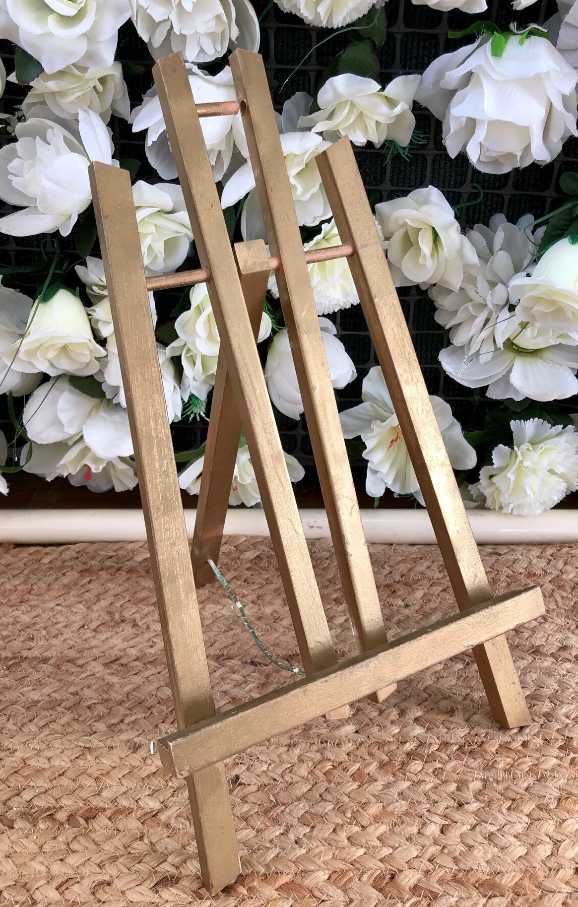 Lg black easel — Celebration Set Ups