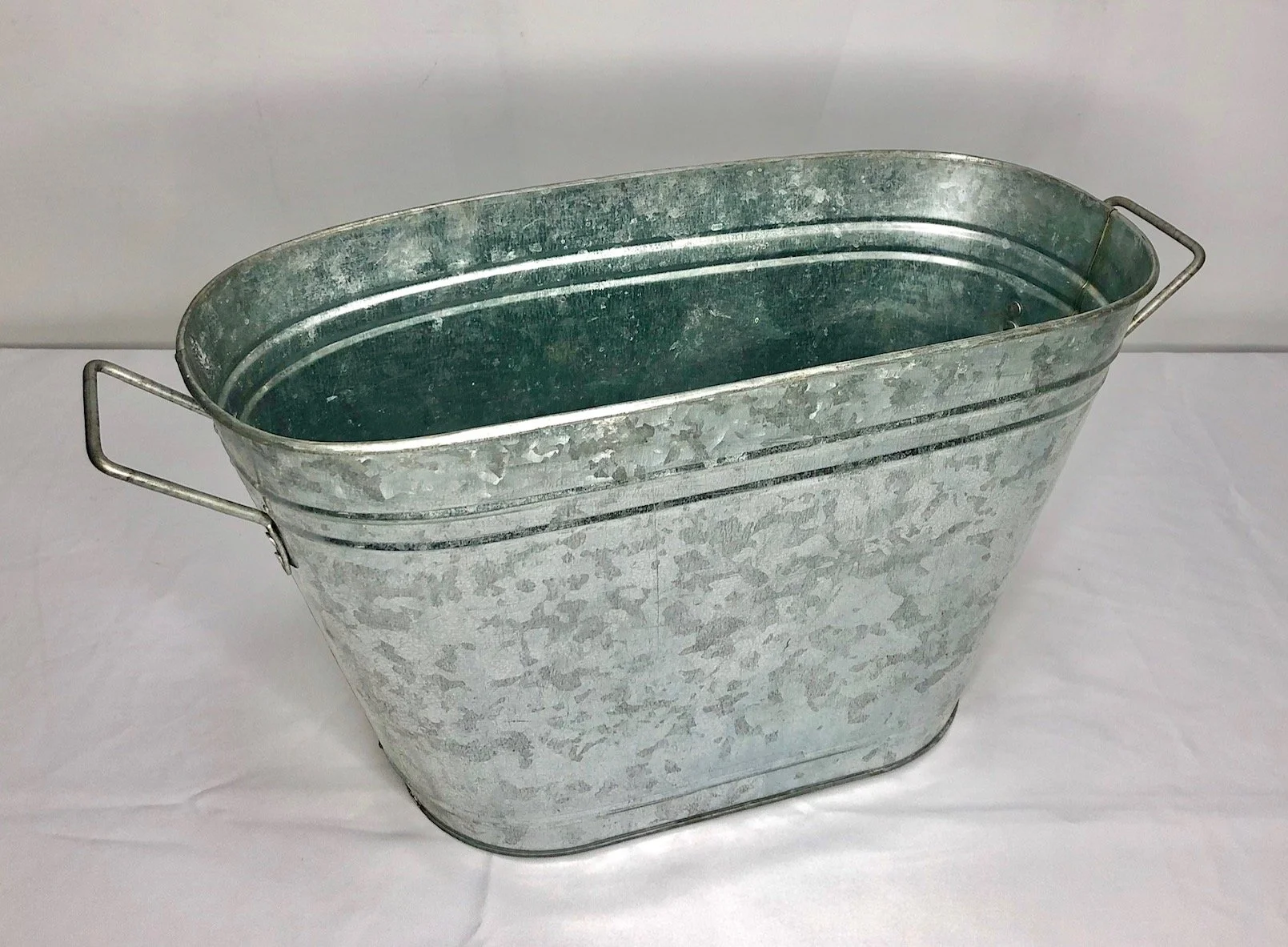 Ice bucket with stand — Celebration Set Ups