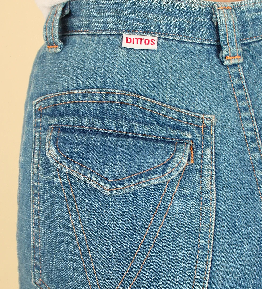 ViNtAgE DITTOS Jeans // High Waisted Bell Bottoms — Hellhound Vintage